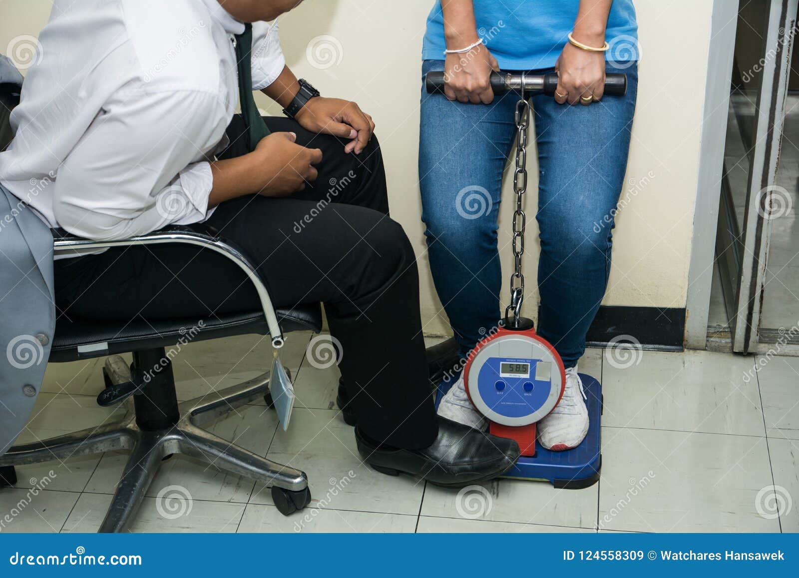 BACK MUSCLE DYNAMOMETER for Checkup Stock Image - Image of flexor ...
