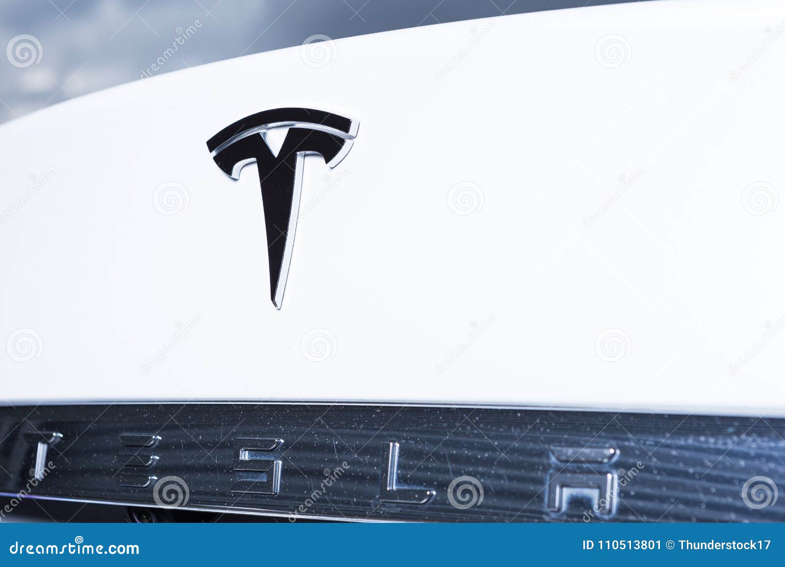 Back of Tesla Car with Original Logo Picture Photo éditorial - Image du ...