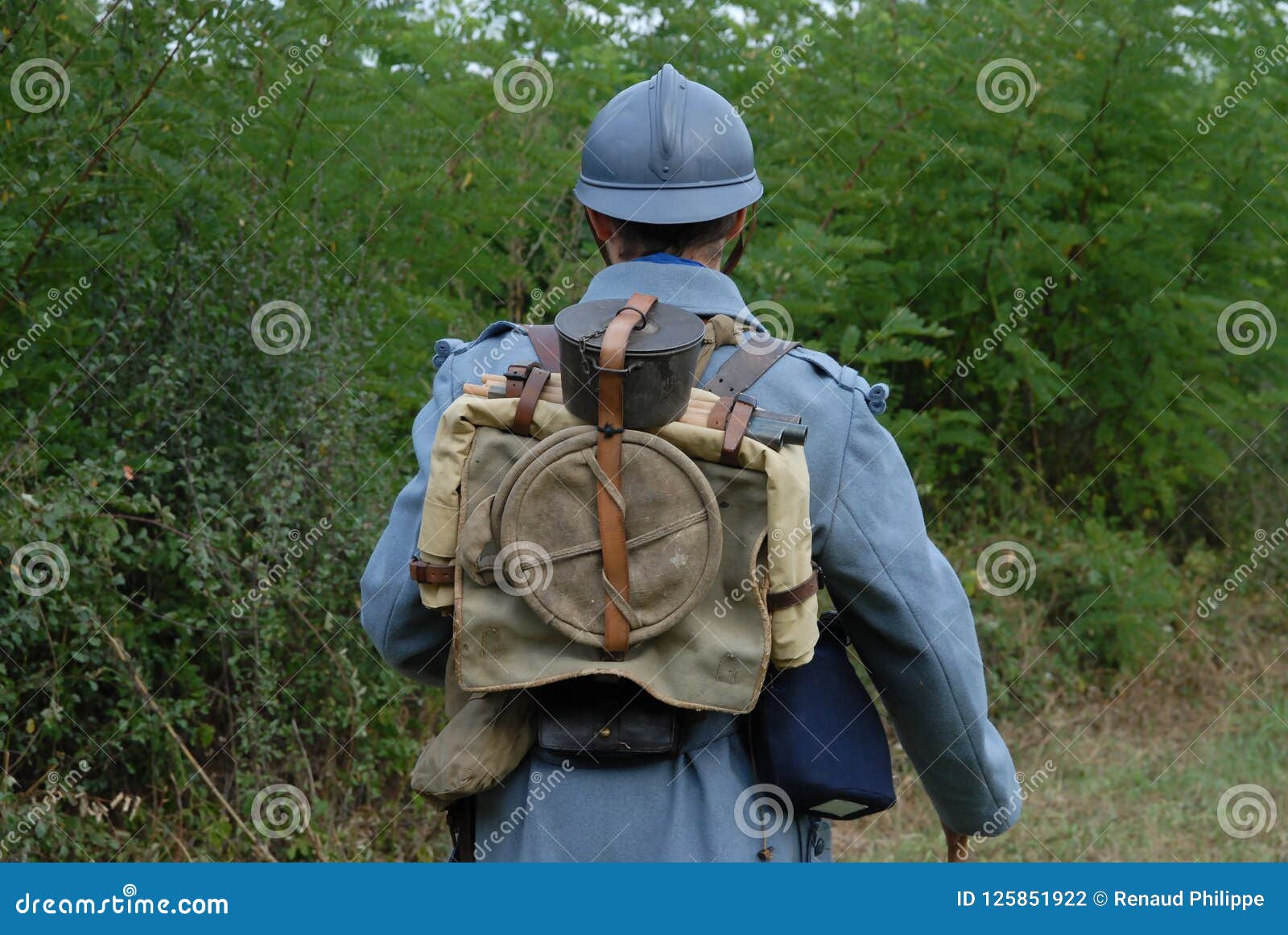 Back View of a 1918 French Soldier in the Countryside Editorial ...