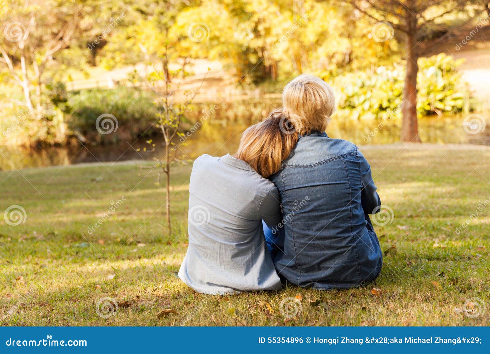 Back view mother daughter stock photo. Image of casual - 55354896