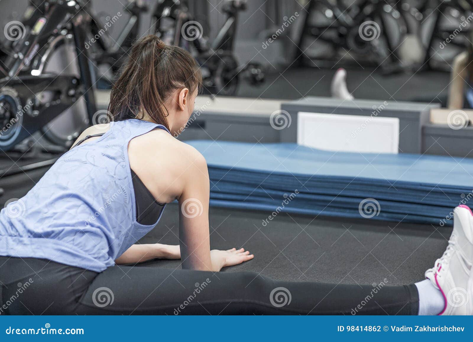 Back View of Sporty Woman Doing Stretching Exercise Stock Photo - Image ...