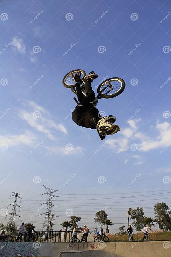 Backflip no hands editorial photography. Image of sports - 274713662