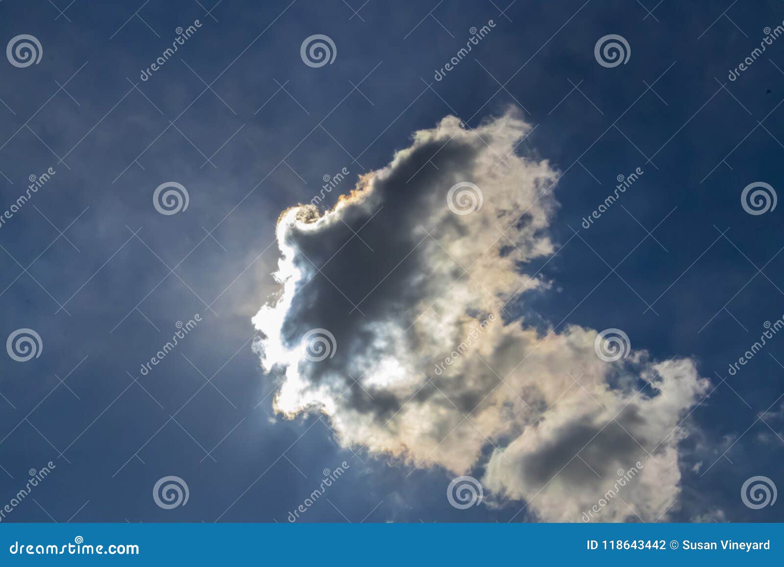 Background - Dramatic Blue Sky with Cloud Hiding Sun and Silver Lining ...