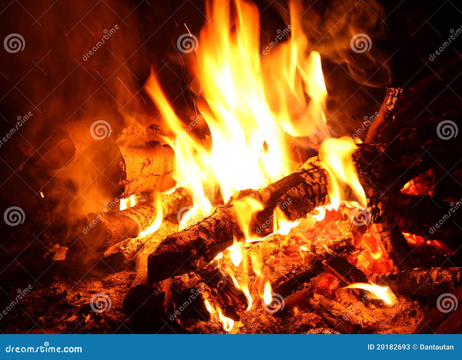 Glowing Embers Log Stock Photography | CartoonDealer.com #224200286