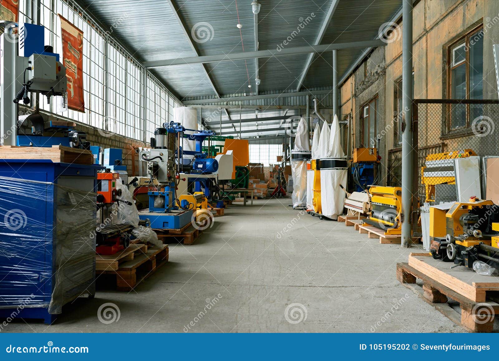Empty Workshop of Modern Plant Stock Photo - Image of background, hall ...