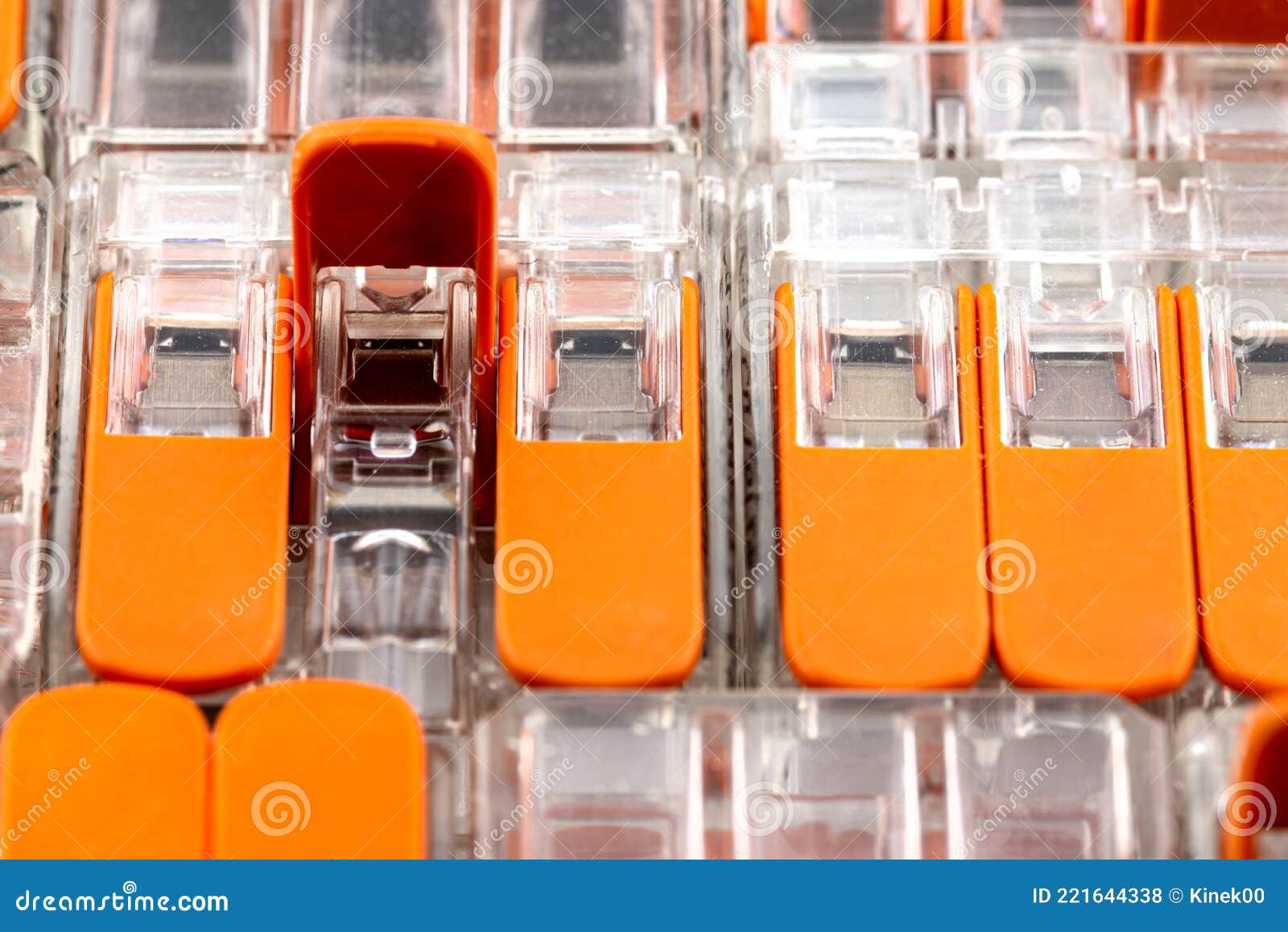 Background Made of Multiple Couplers for Strands and Solid Conductors ...