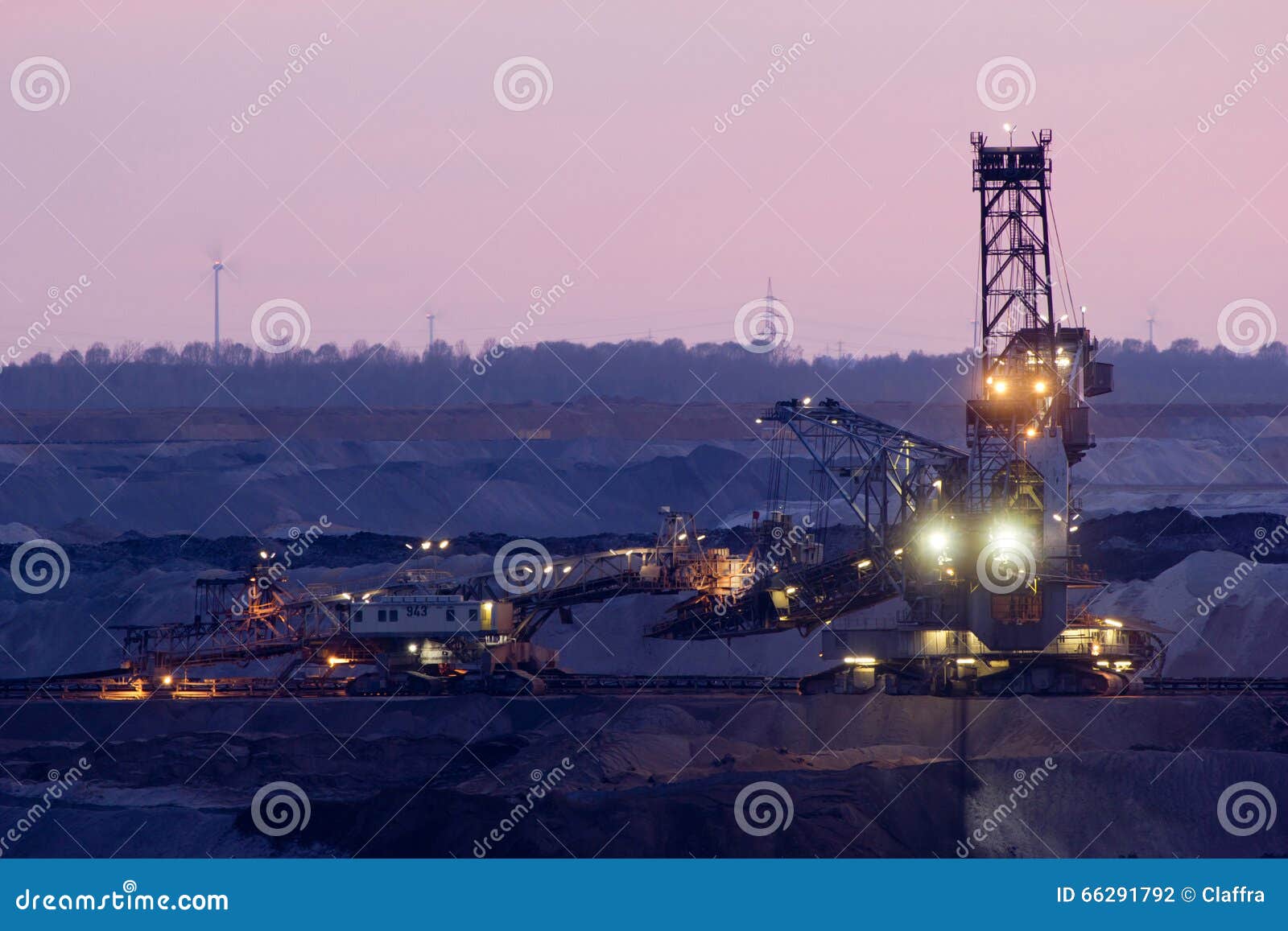 Backloader in Open-cast Mine Stock Photo - Image of energy, backfiller ...