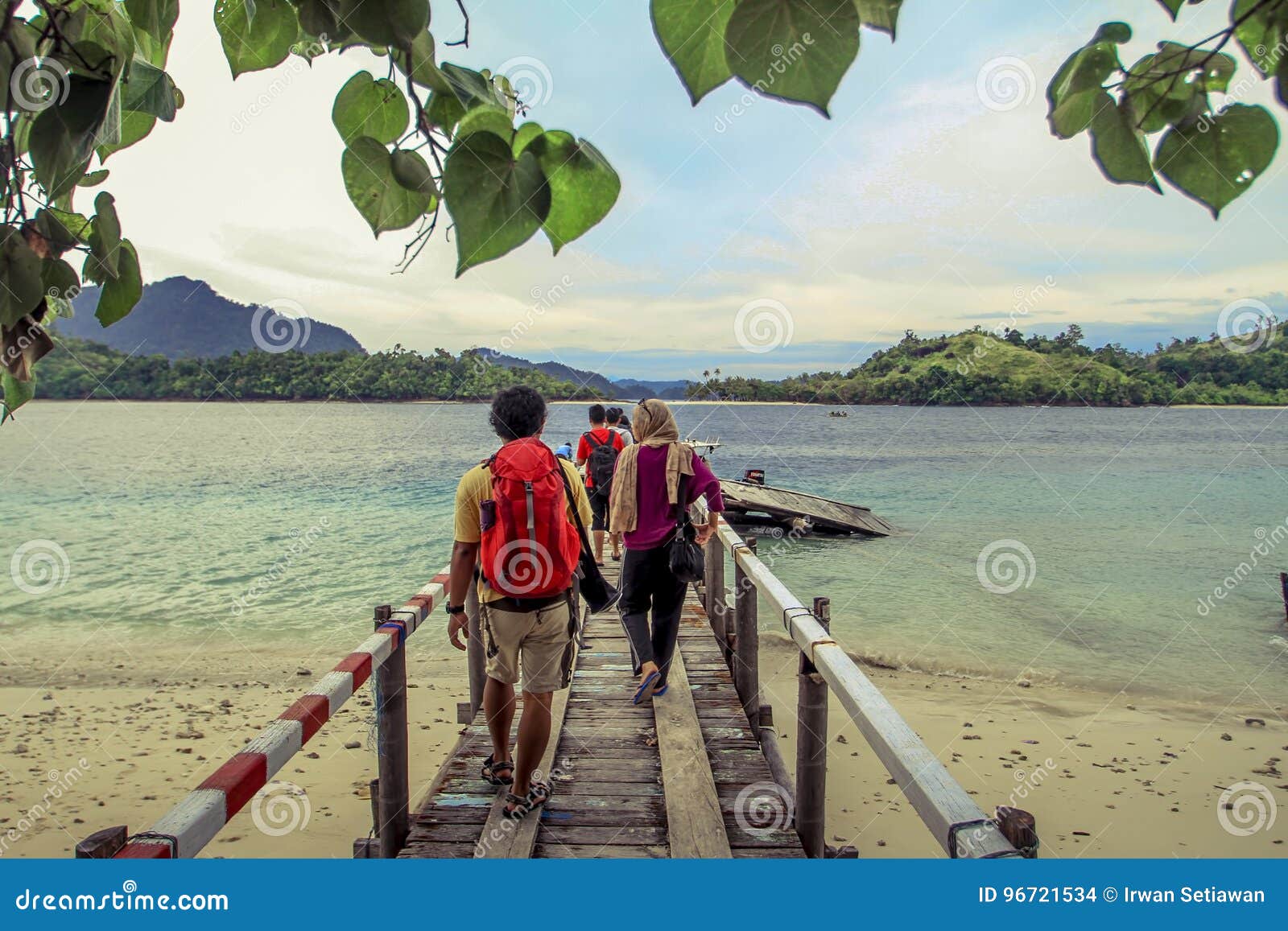 Backpackers editorial stock image. Image of view, beautiful - 96721534