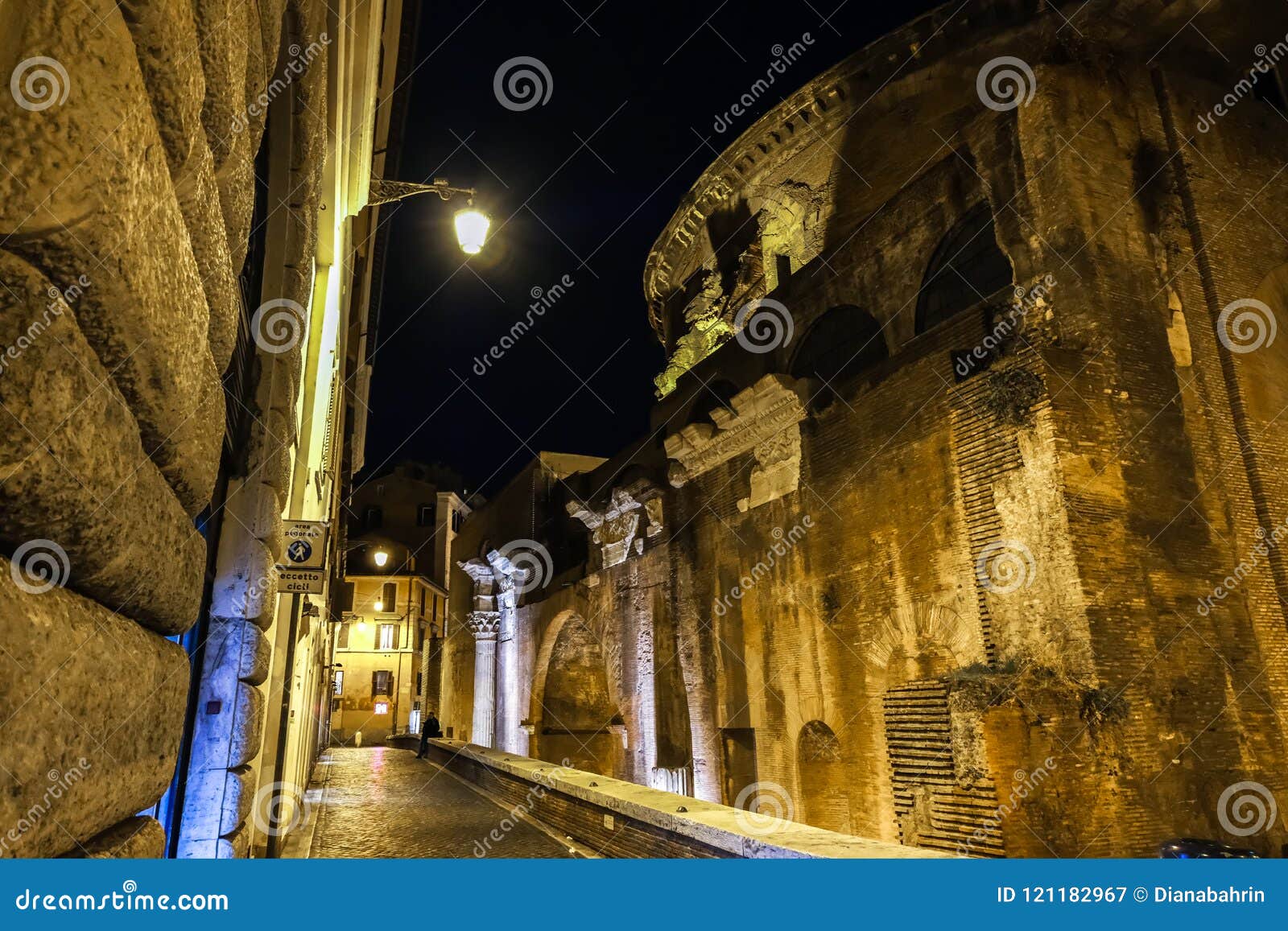 The Backside of the Ancient Building Pantheon Editorial Photography ...