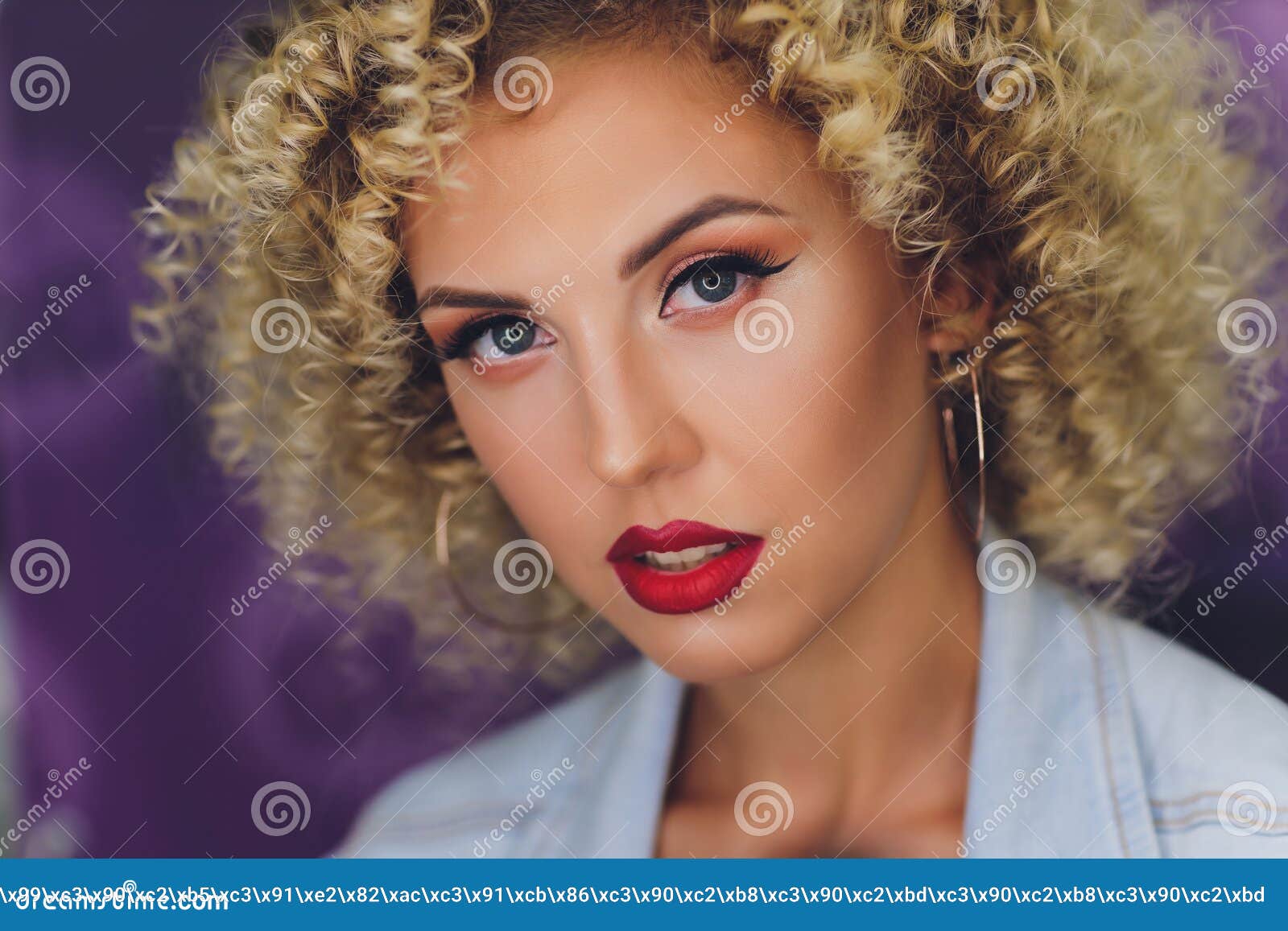 Backstage Scene: Professional Make-up Artist Doing Glamour Model Makeup ...