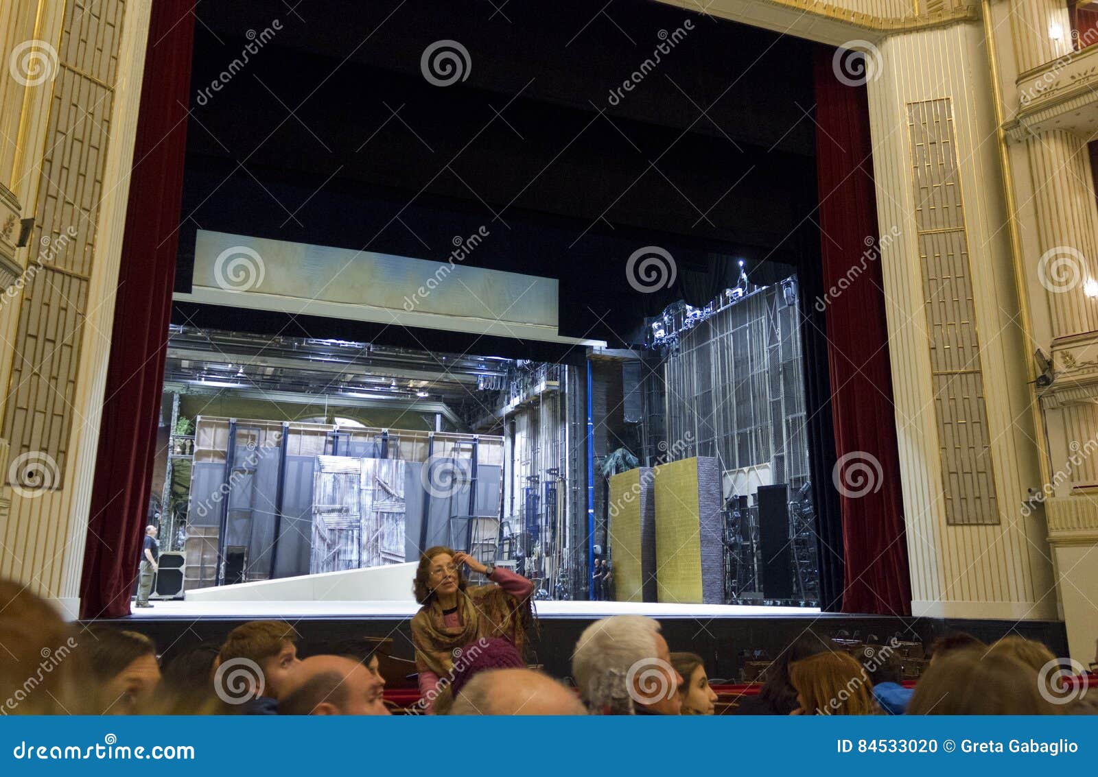 Backstage of Vienna Opera House Editorial Image - Image of cloth ...