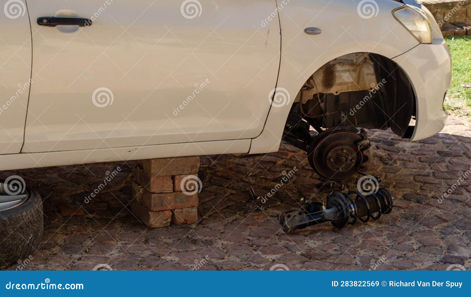 Backyard mechanic stock image. Image of fault, funny - 283822569
