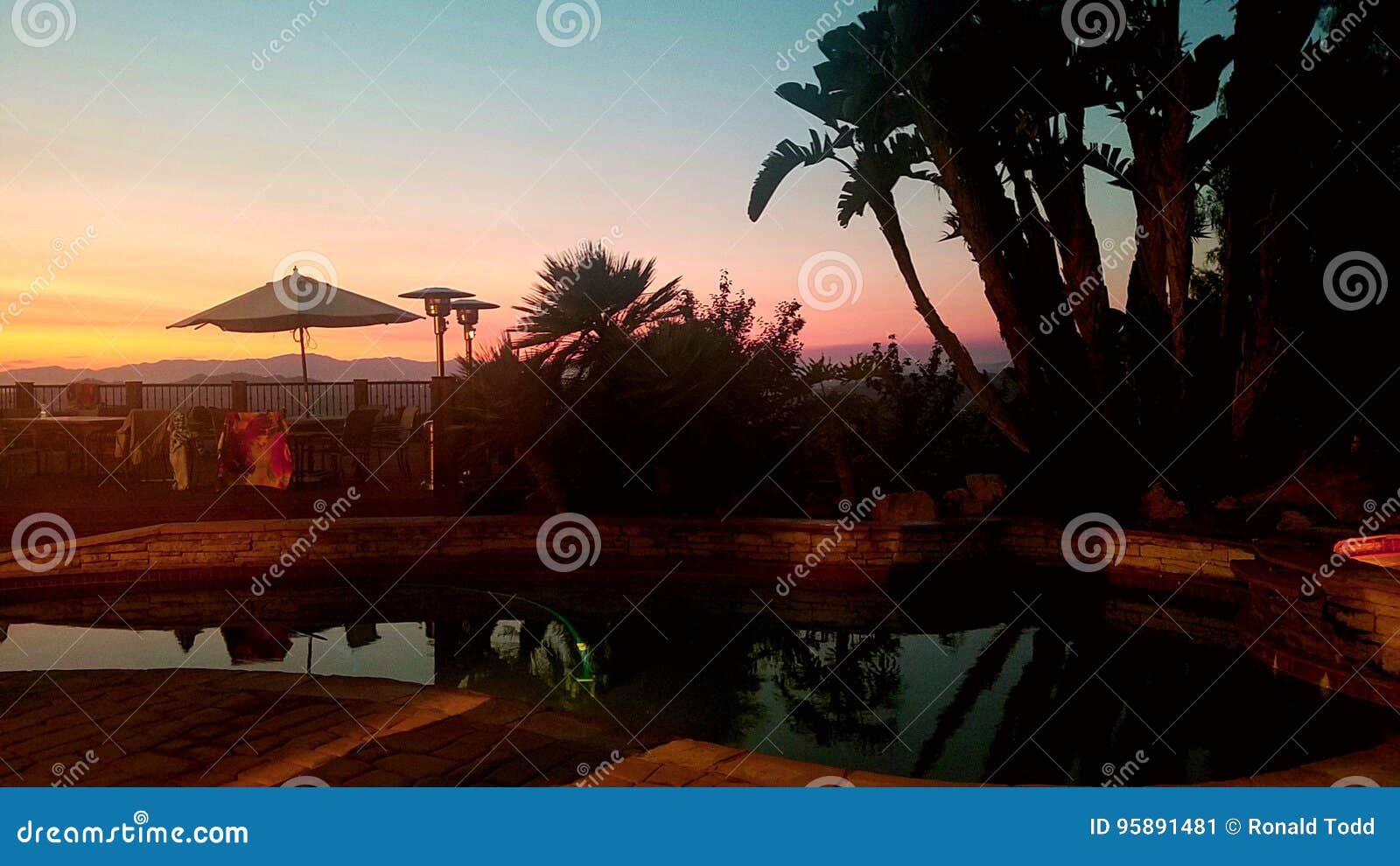 Backyard Pool & Deck at Sunset Stock Image - Image of casa, hills: 95891481