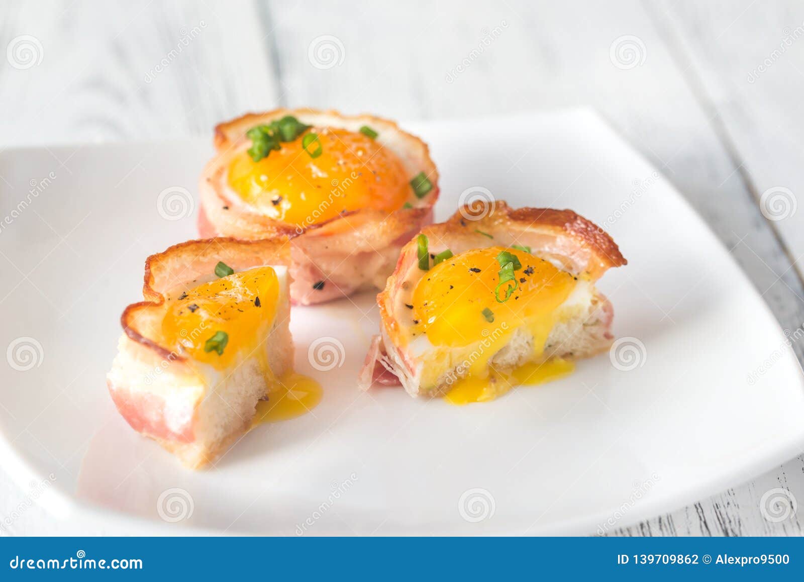 Bacon and Egg Muffin: Cross Section Stock Photo - Image of food ...