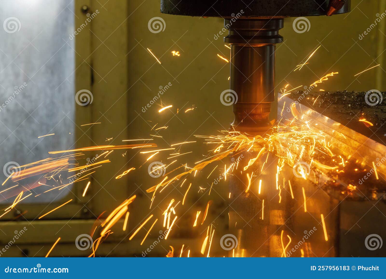 The Bad Cutting Condition of CNC Milling Machine Stock Image - Image of ...