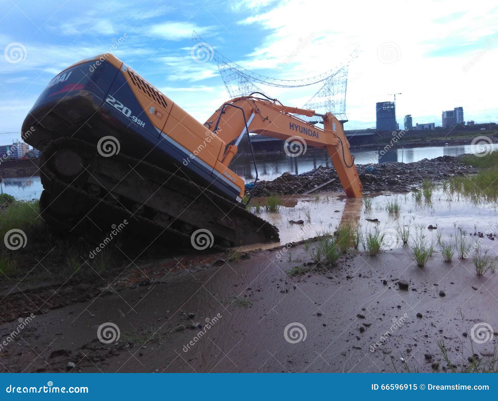 Bad luck excavator editorial image. Image of accident - 66596915
