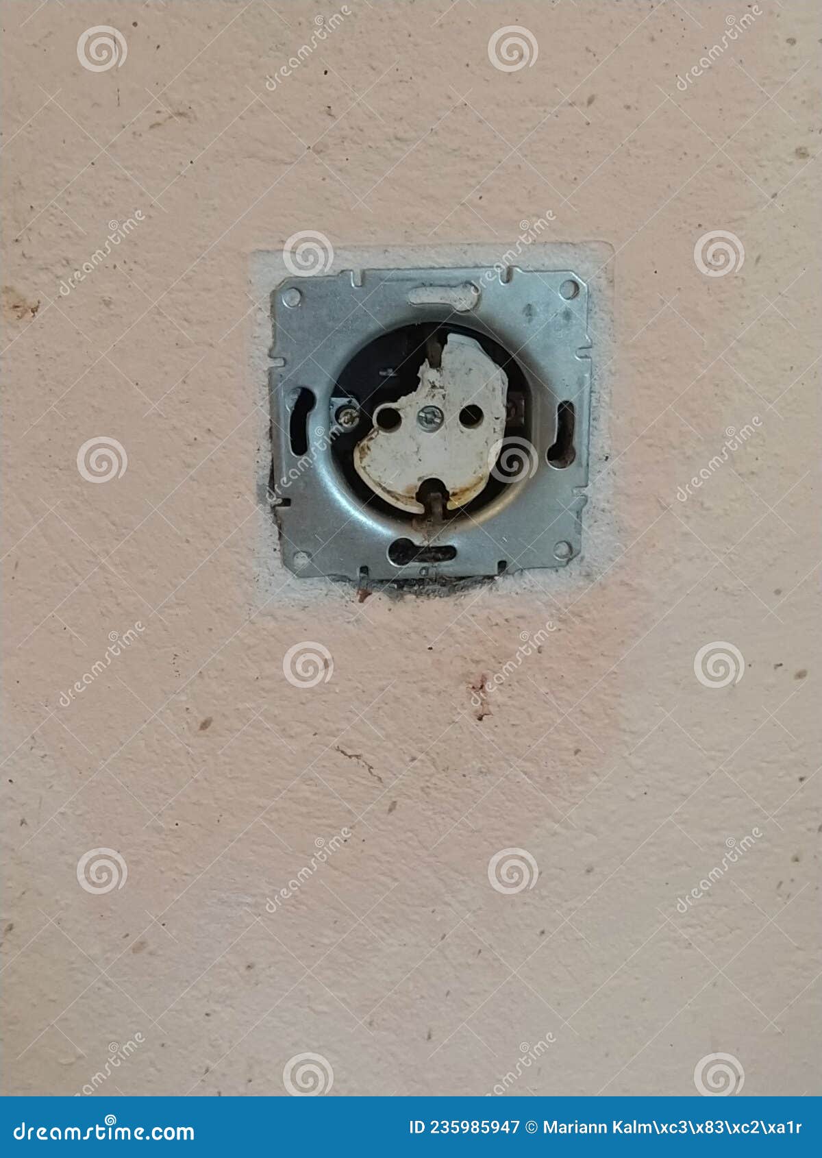 Bad socket stock image. Image of wood, wheel, organ - 235985947