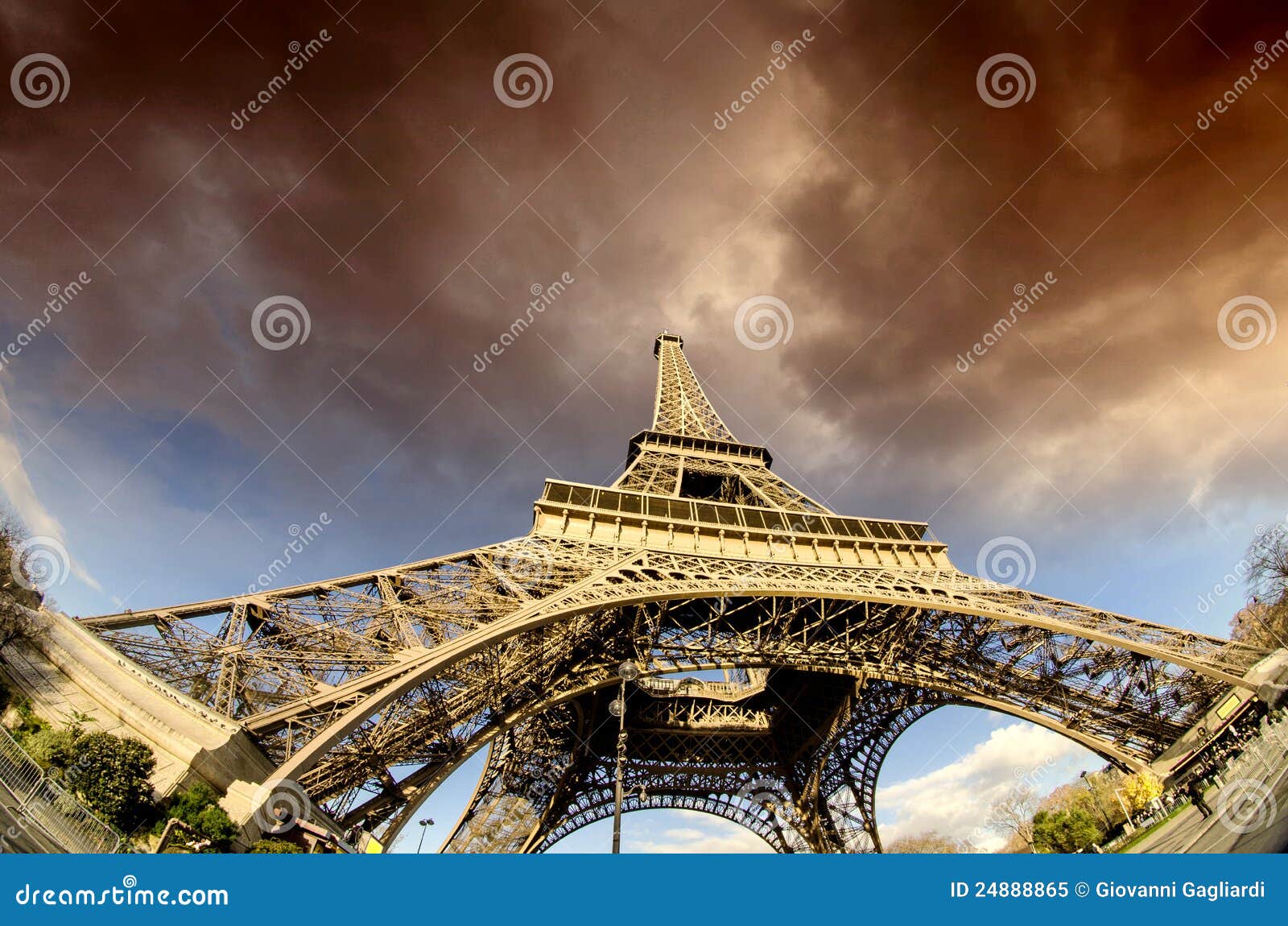 Bad Weather Approaching Eiffel Tower Stock Image - Image of ...