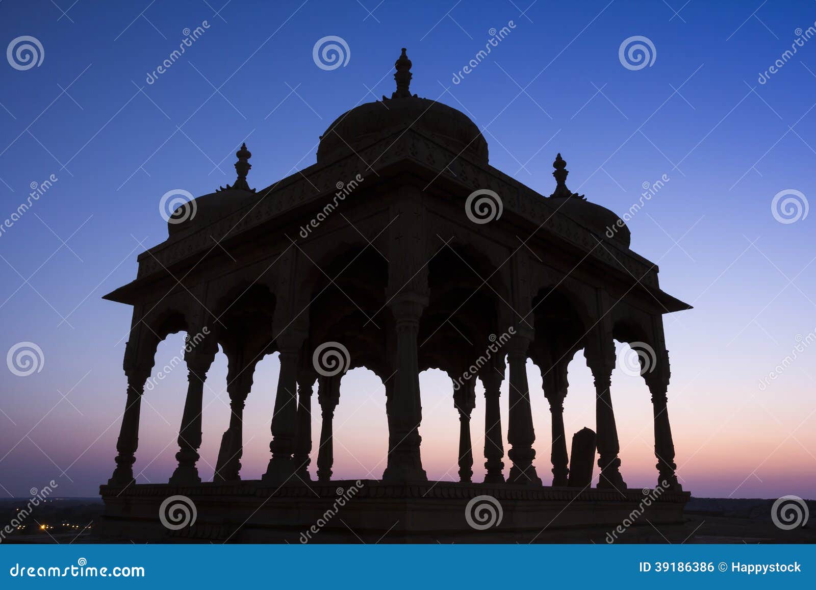 Bada Bagh Cenotaph Jaisalmer, Rajasthan, India Stock Photo - Image of ...