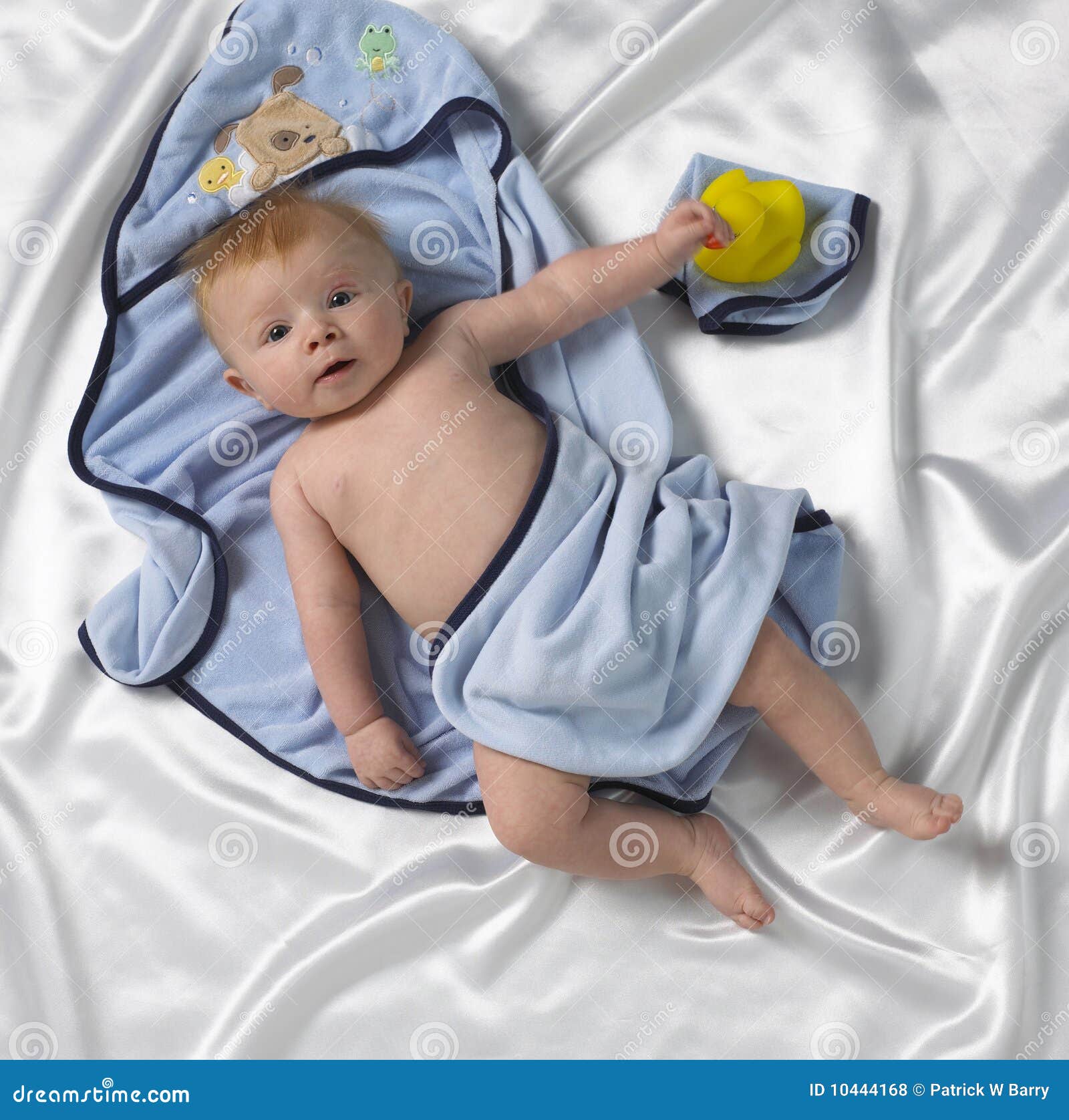 Badende Jongen stock foto. Image of zijde, handdoek, eend - 10444168