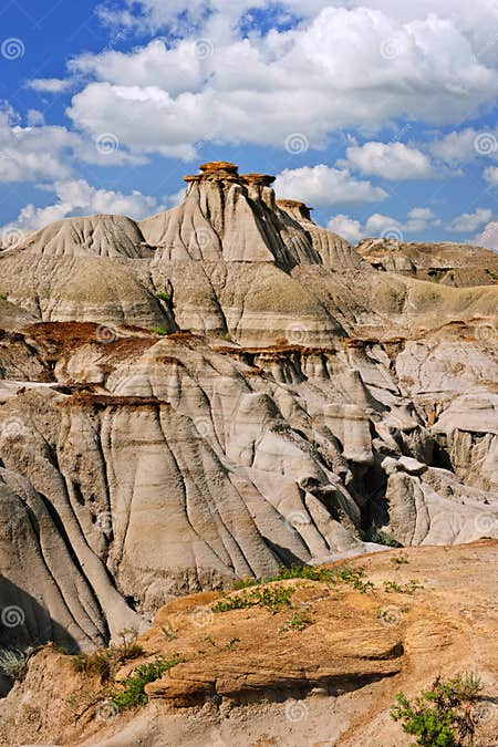 Badlands in Alberta, Canada Stock Image - Image of outdoors, formations ...
