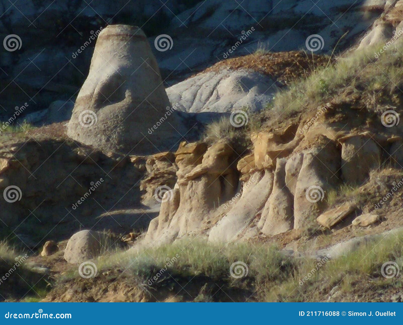 The Badlands of Alberta stock photo. Image of desert - 211716088