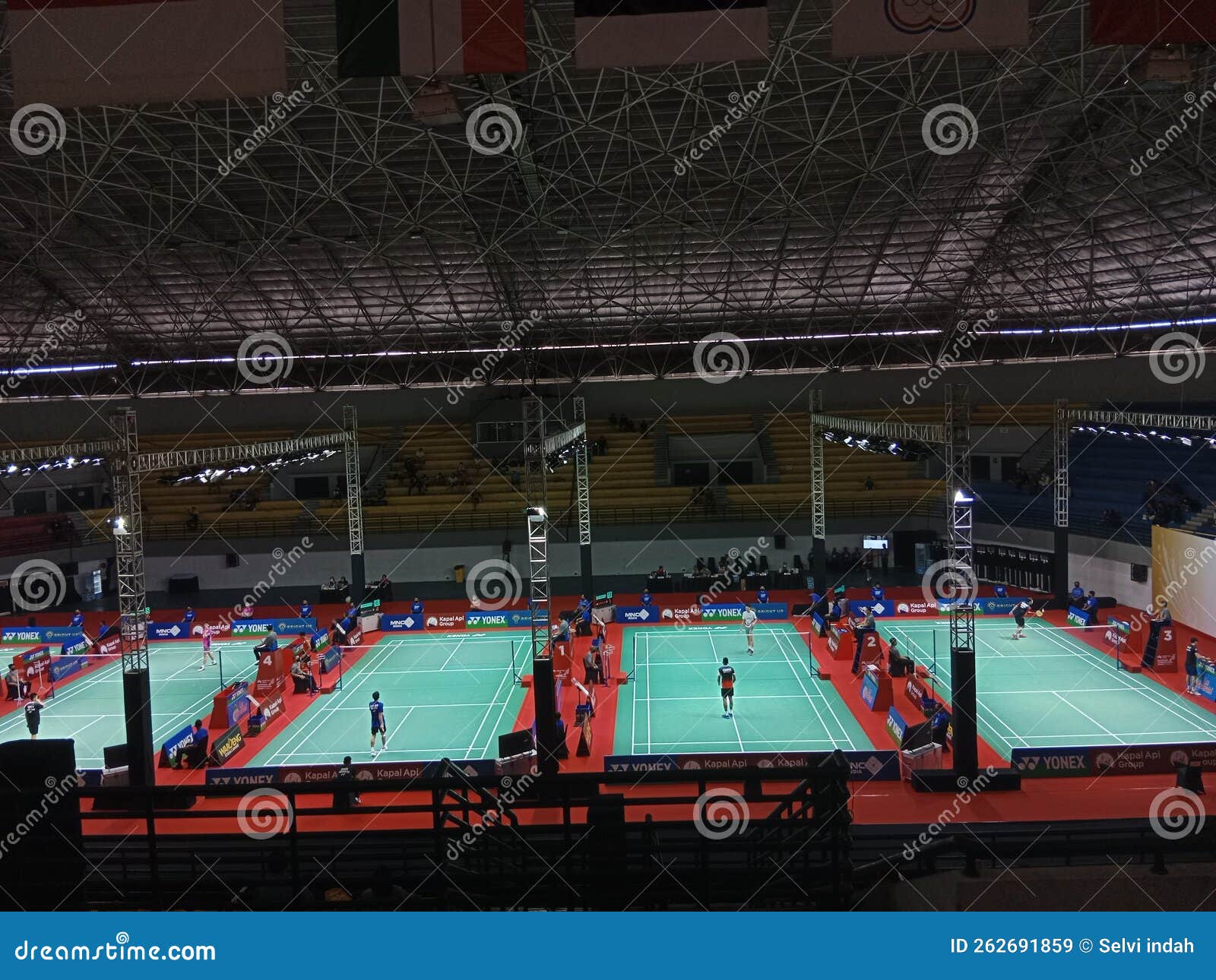 Badminton match editorial stock image. Image of player - 262691859