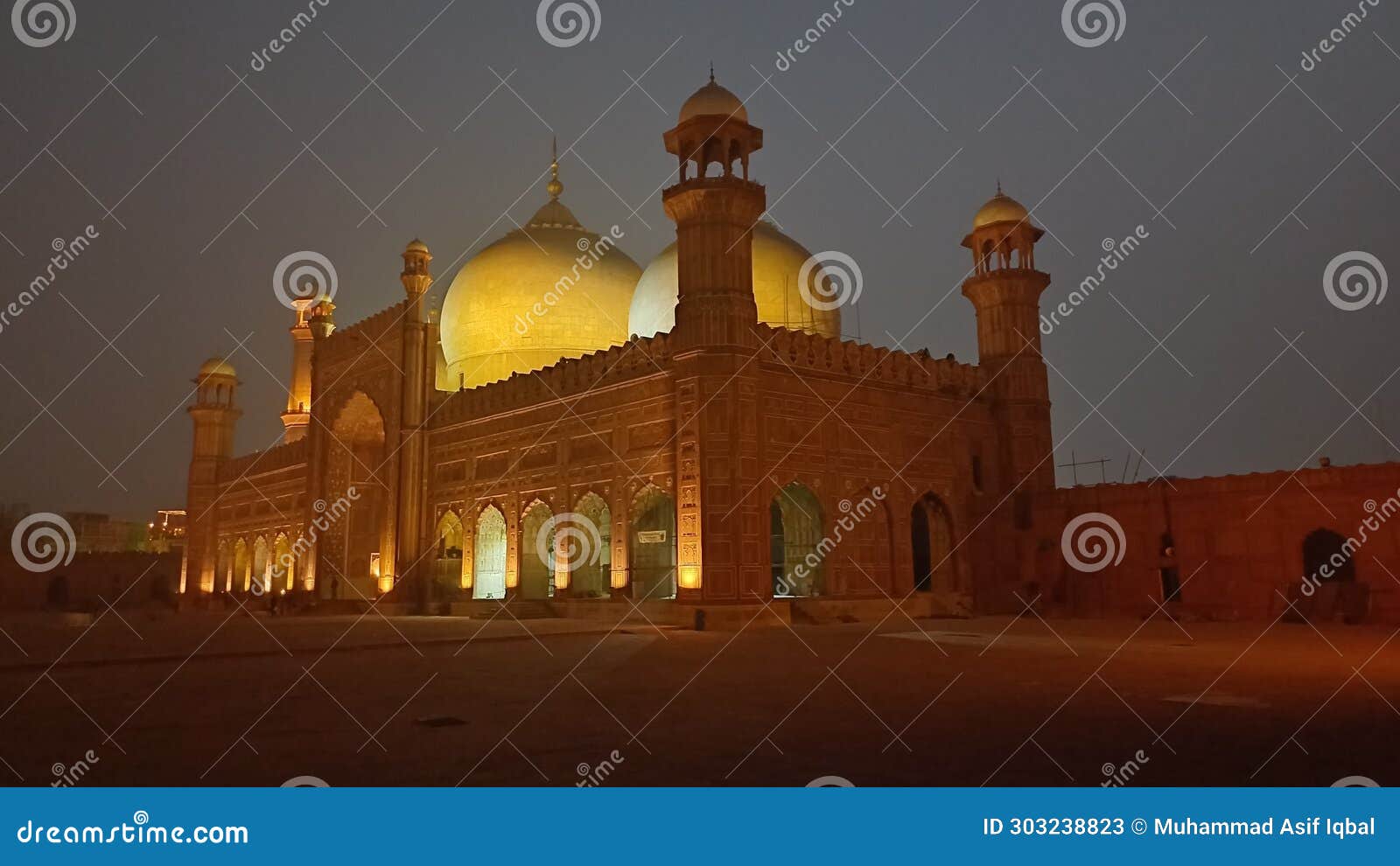 Badshahi Mosque Lighting at Night Stock Image - Image of night ...