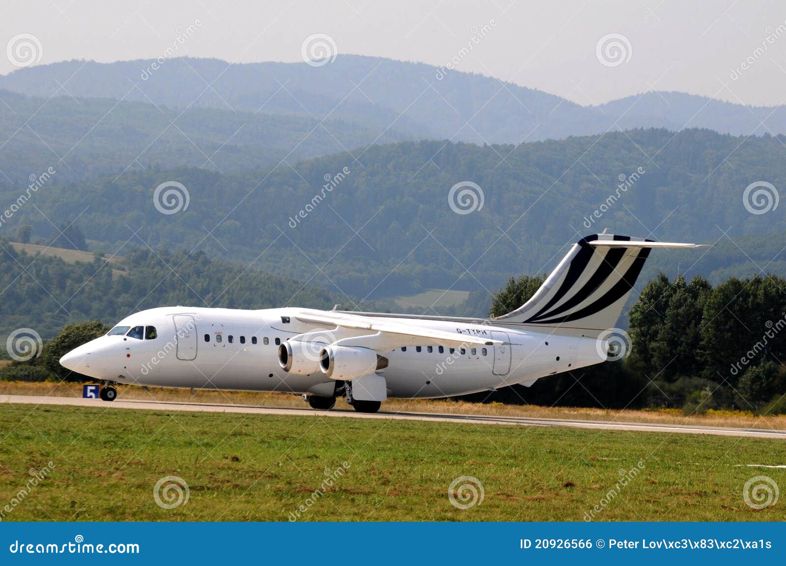 BAe Systems British Aerospace BAe 146-200 Editorial Image ...