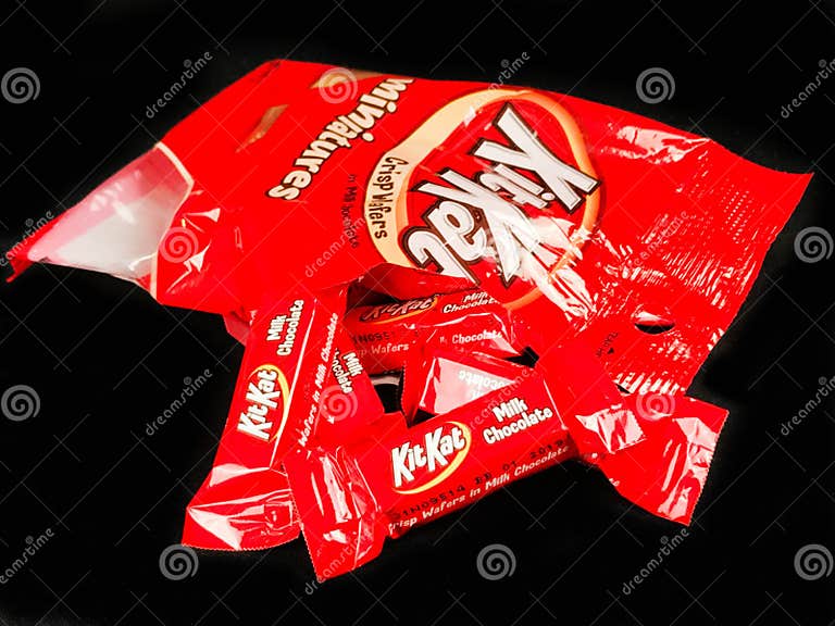Bag of Mini Kit Kat Candy Bars Editorial Photography - Image of ...