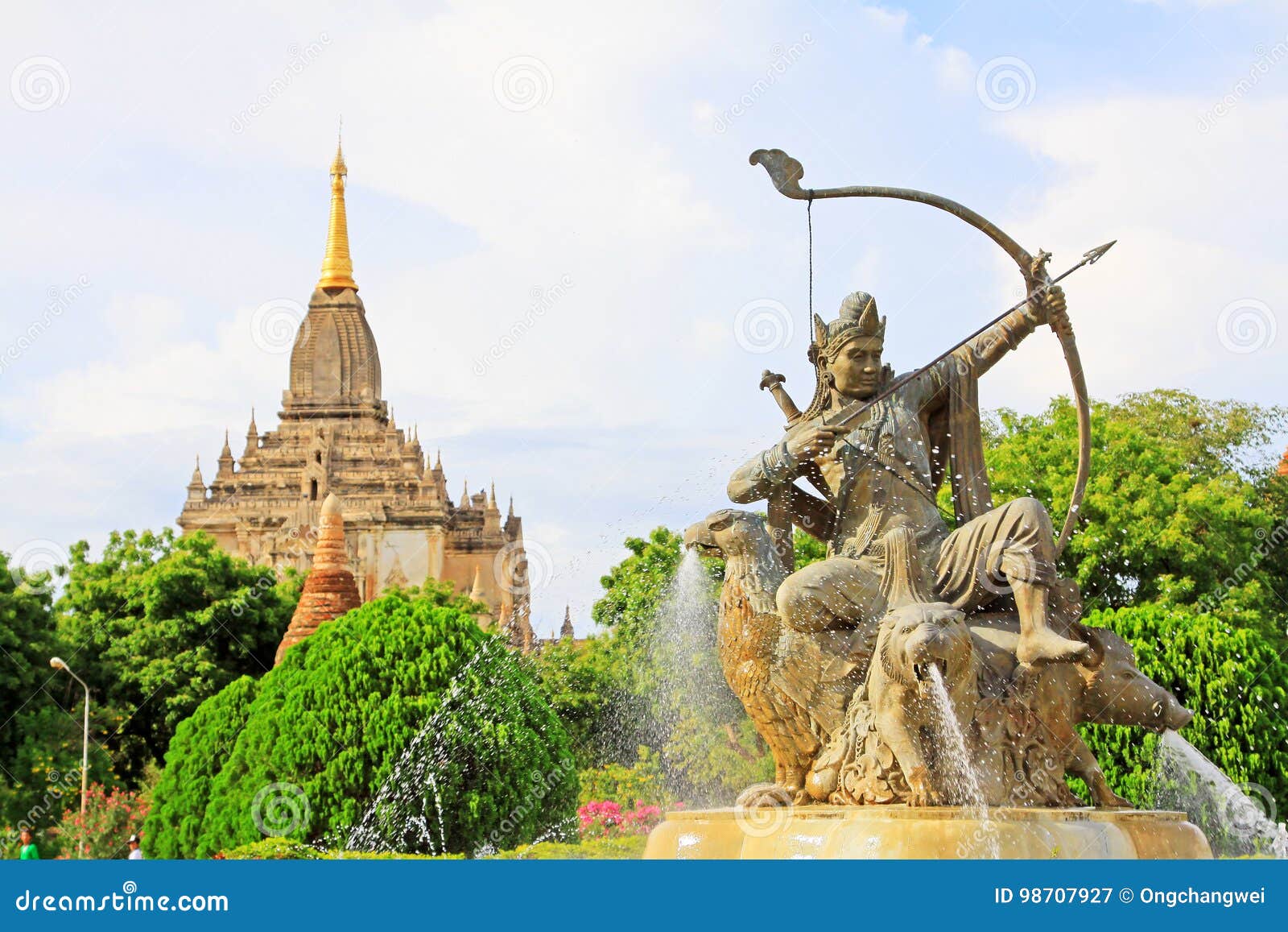 Bagan Archaeological Museum Archer Statue, Myanmar Fotografia ...