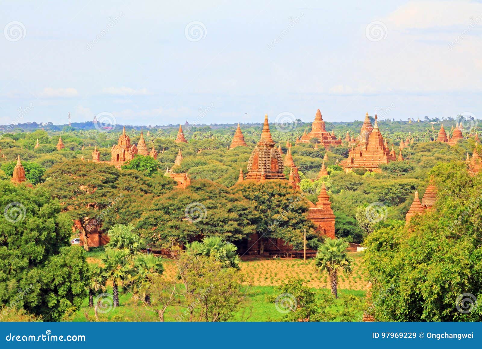 Bagan Archaeological Zone Panorama, Myanmar Immagine Stock - Immagine ...