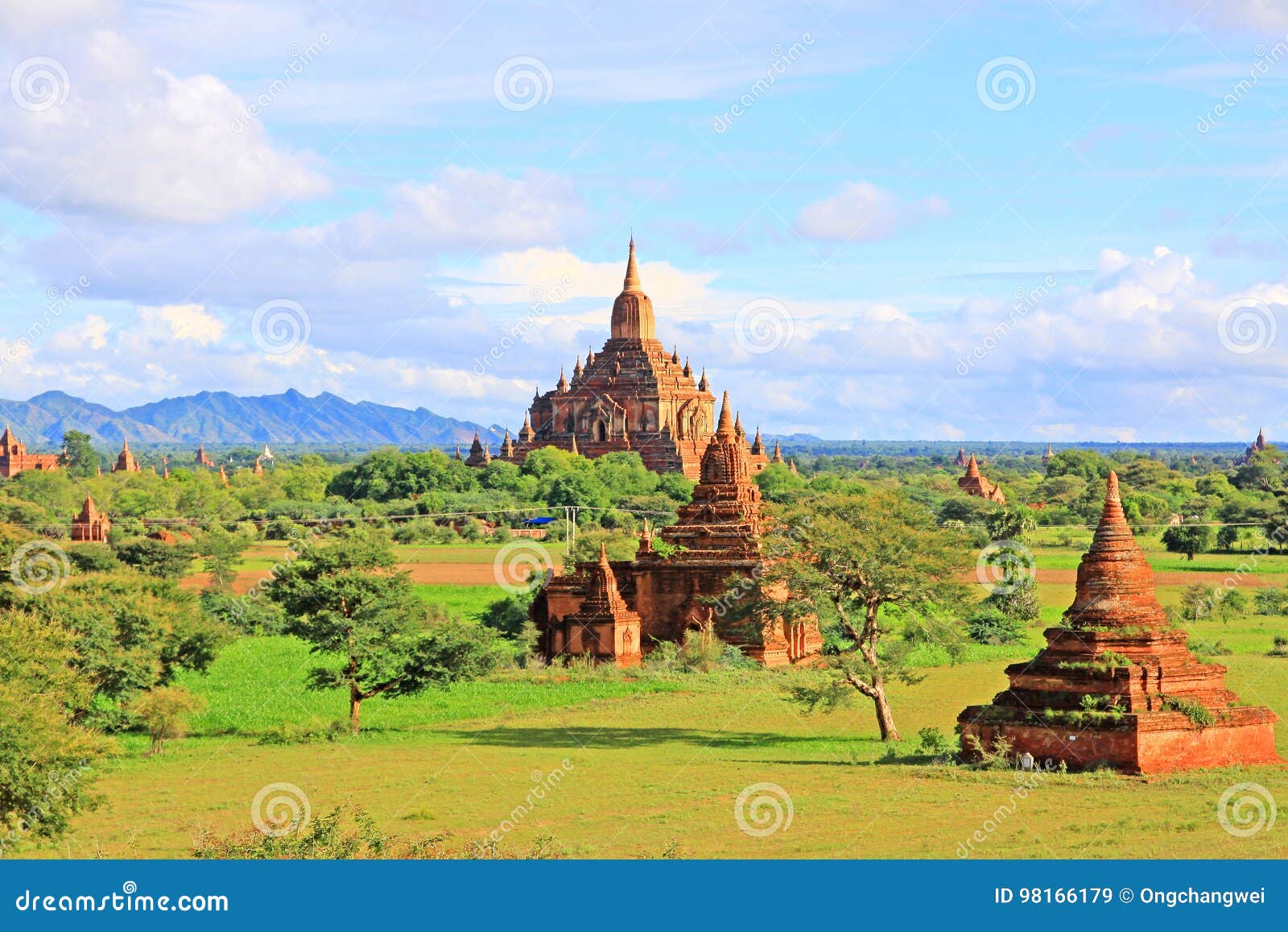 Bagan Archaeological Zone Panorama, Myanmar Imagem de Stock - Imagem de ...