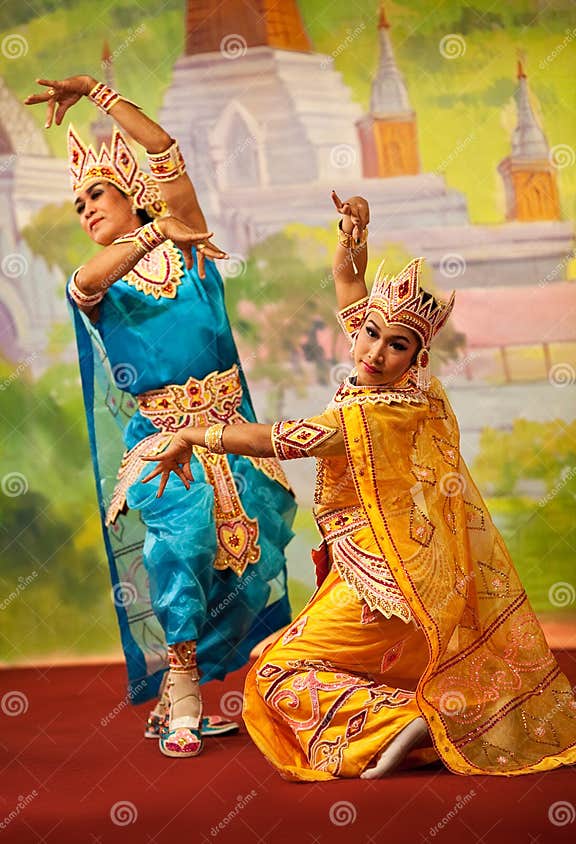 Bagan Dance editorial photography. Image of diva, expression - 24173442