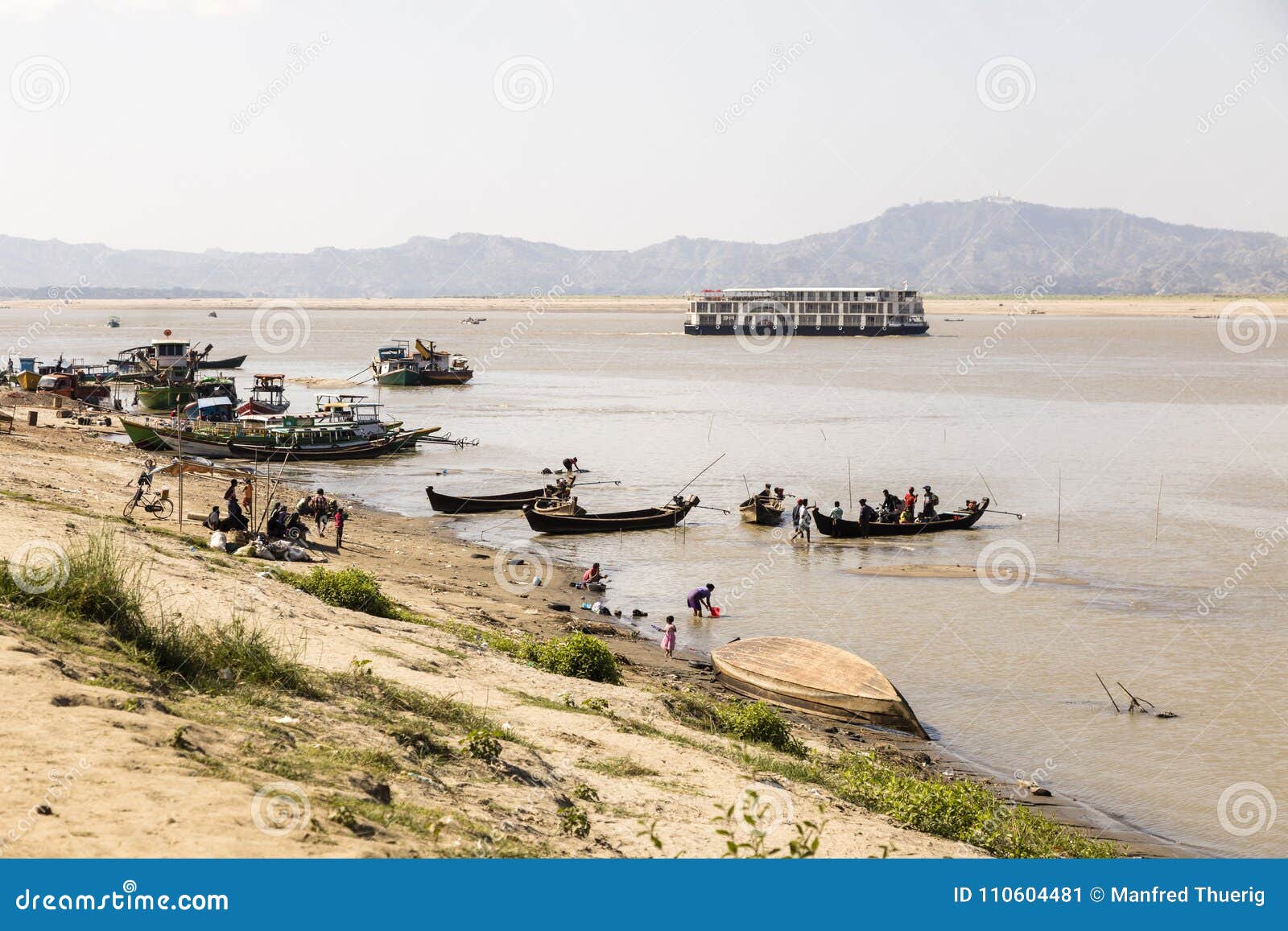 Bagan, Myanmar, December 27 2017: Boat Jetty of the Irrawaddy River ...