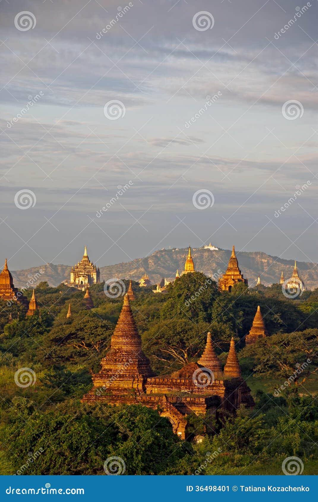 Bagan sunset2 imagen de archivo. Imagen de nubes, maravillas - 36498401