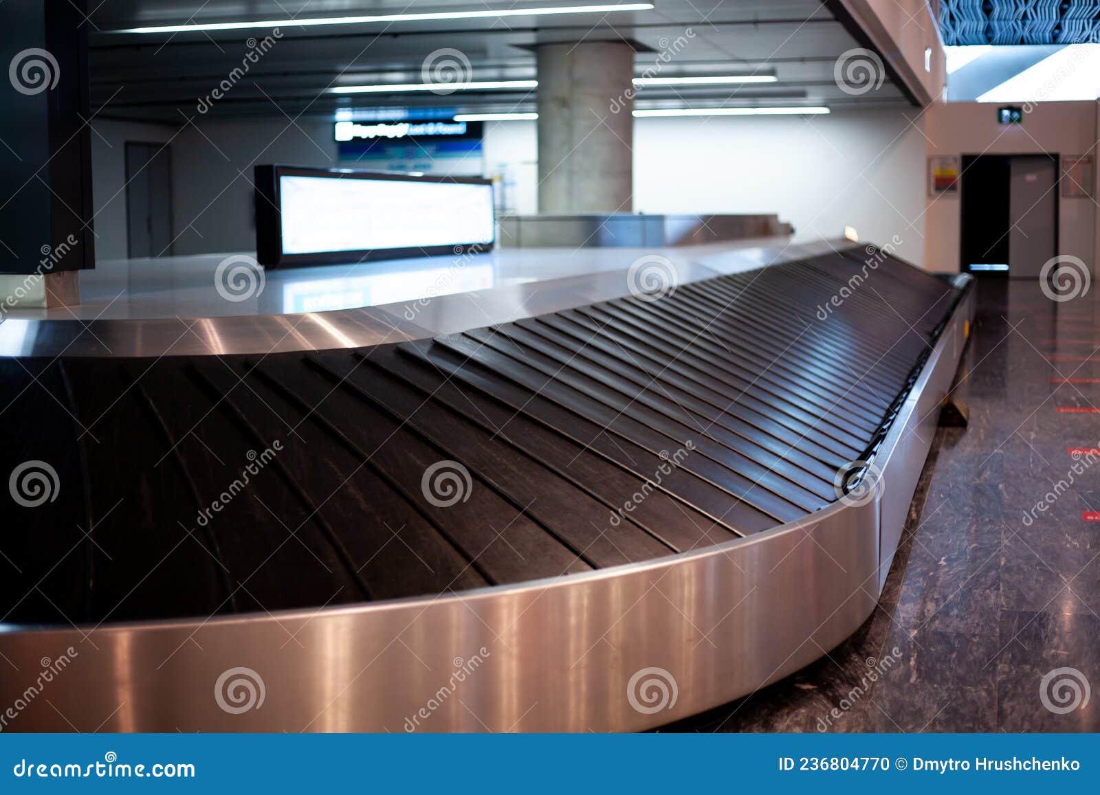 Baggage Carousel at the Airport. Empty Luggage Carousel in Arrival Hall ...