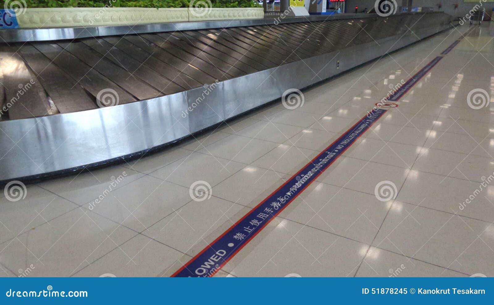 Baggage Carousel Royalty-Free Stock Photo | CartoonDealer.com #6381615