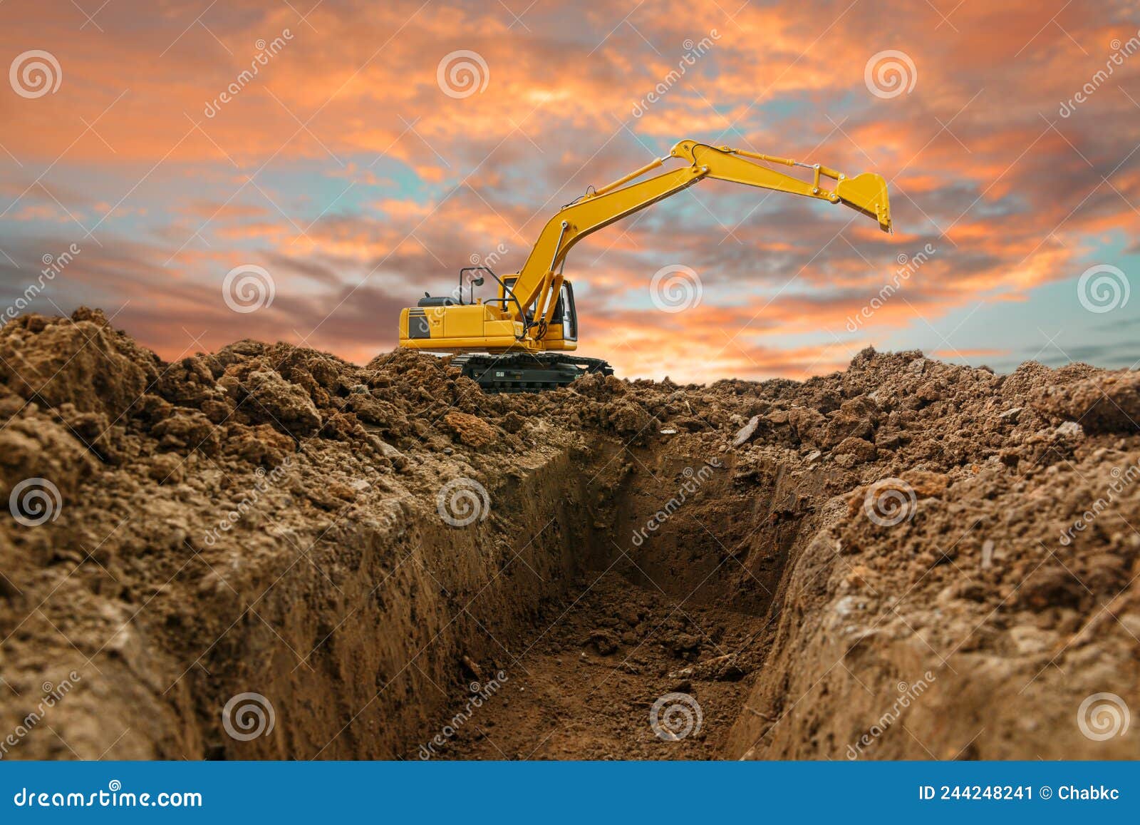 Bagger Silhouette Graben Erde Mit Eimerheben. Stockbild - Bild von ...