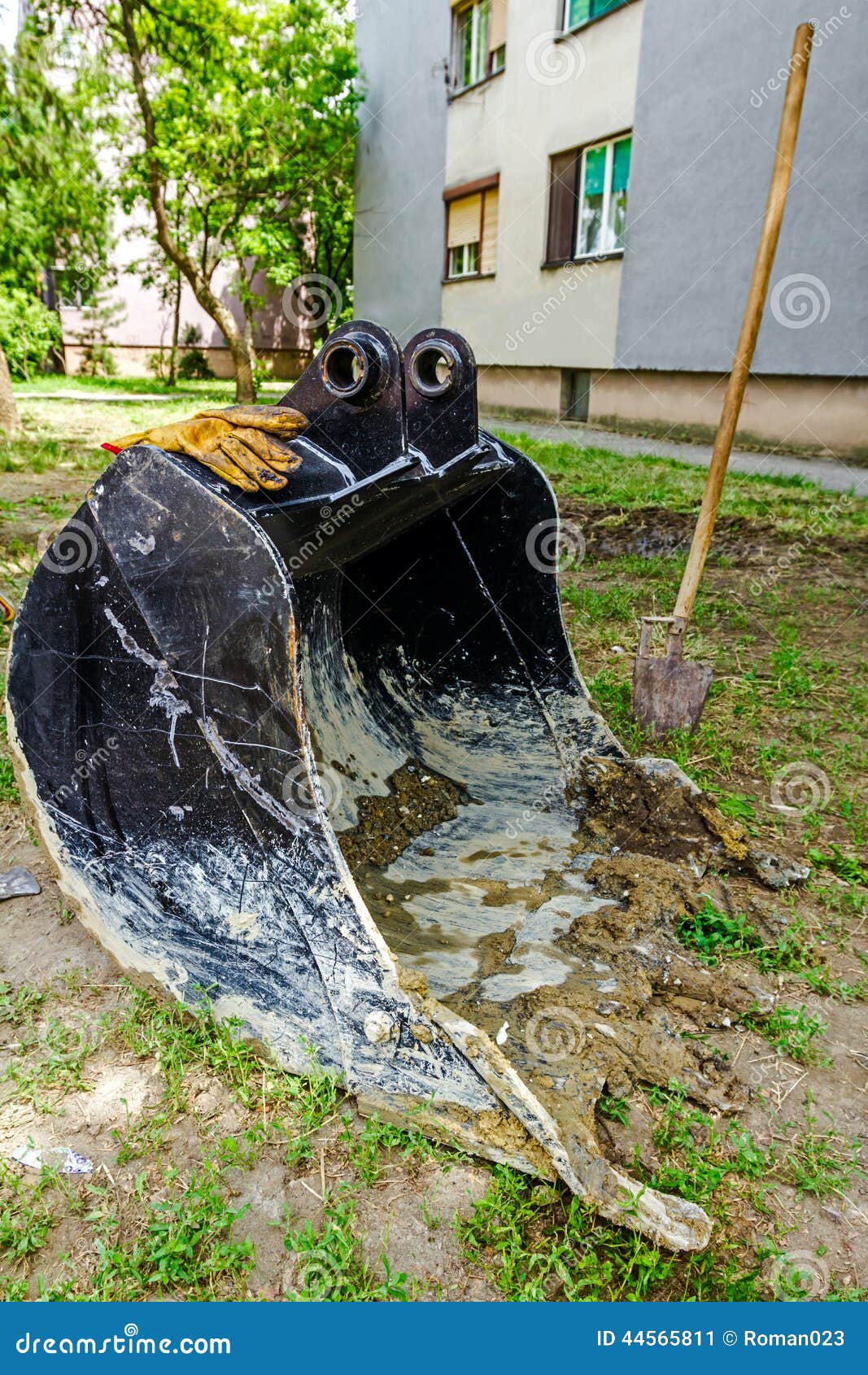 Baggereimer stockbild. Bild von geschäft, planierraupe - 44565811