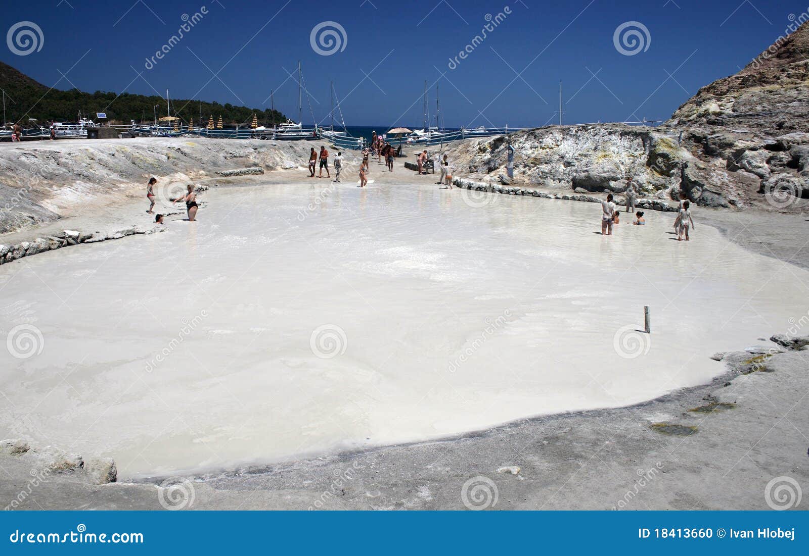 Bagno di fango immagine editoriale. Immagine di attrazione - 18413660