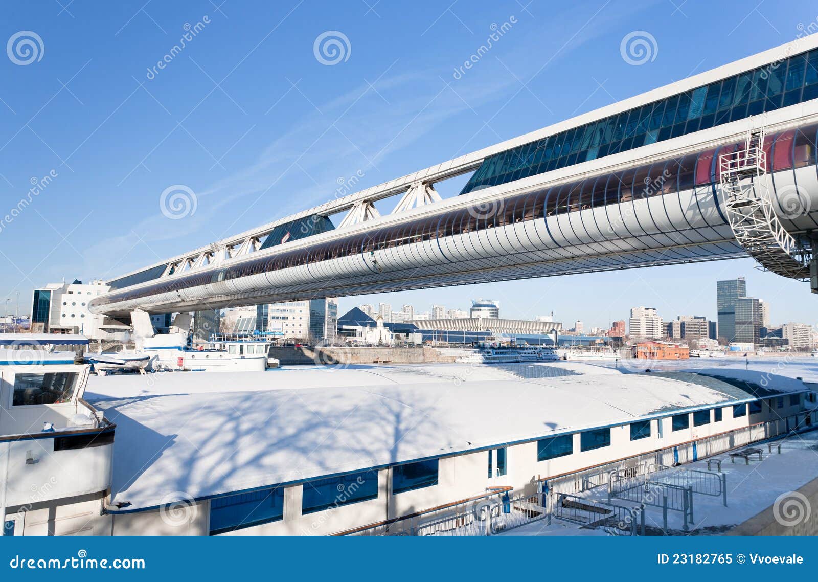Bagration Bridge through Moskva River in Moscow Stock Image - Image of ...
