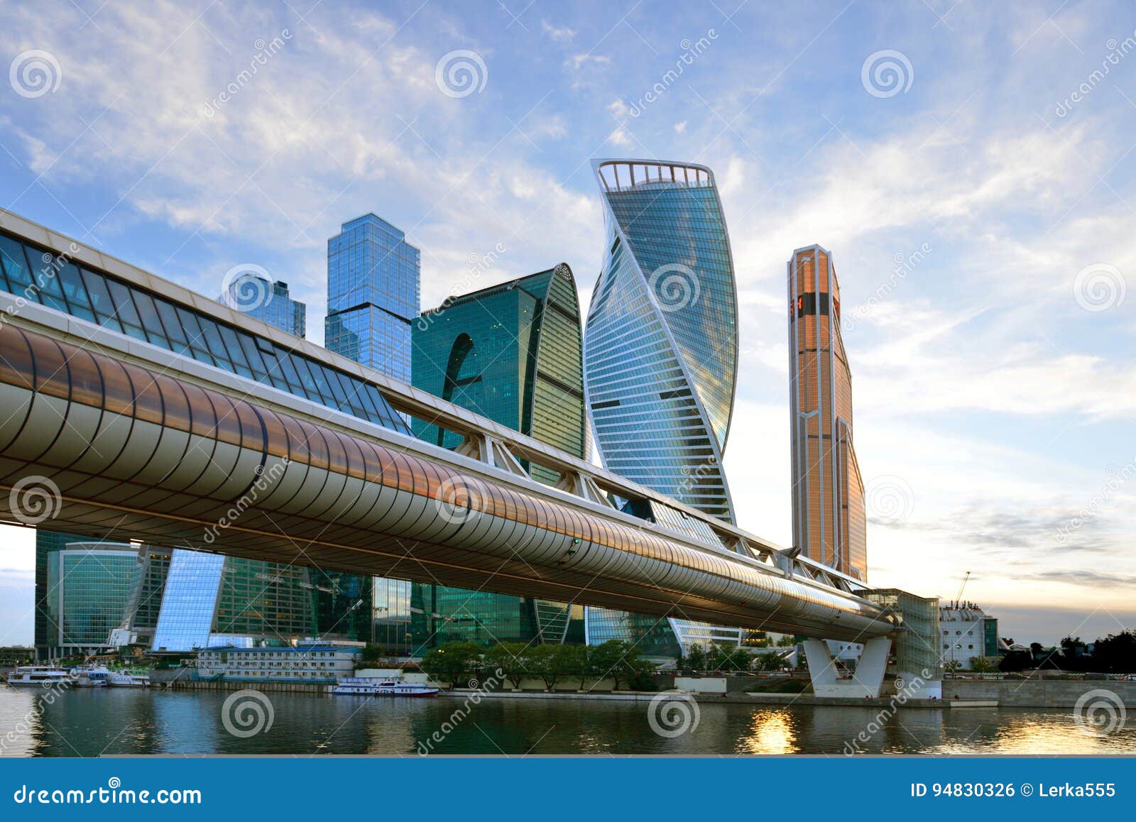 Bagration Bridge is Pedestrian Bridge Spanning Moscow River Stock Photo ...