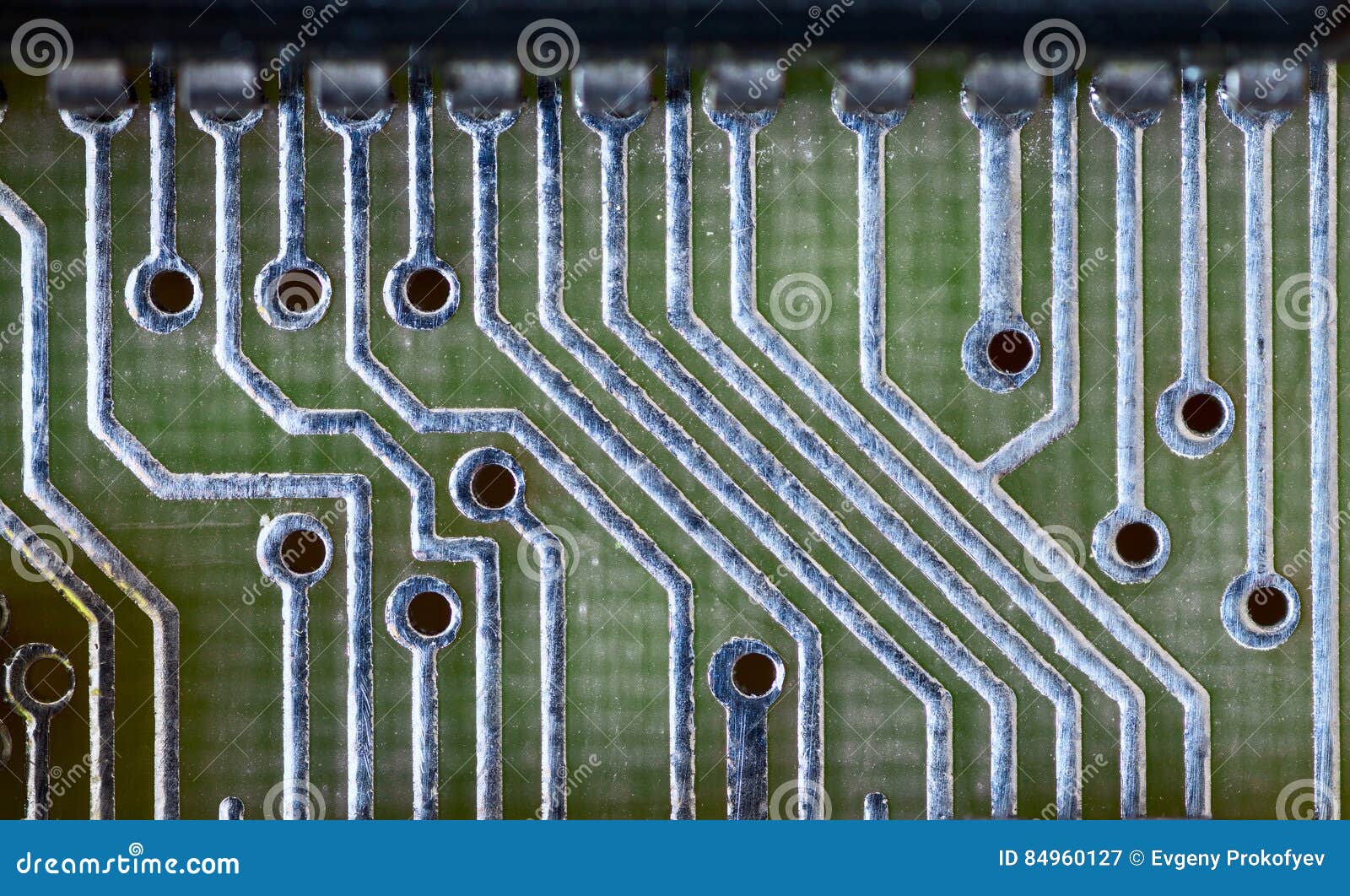 Bahnen der Leiterplatte stockbild. Bild von teilsystem - 84960127