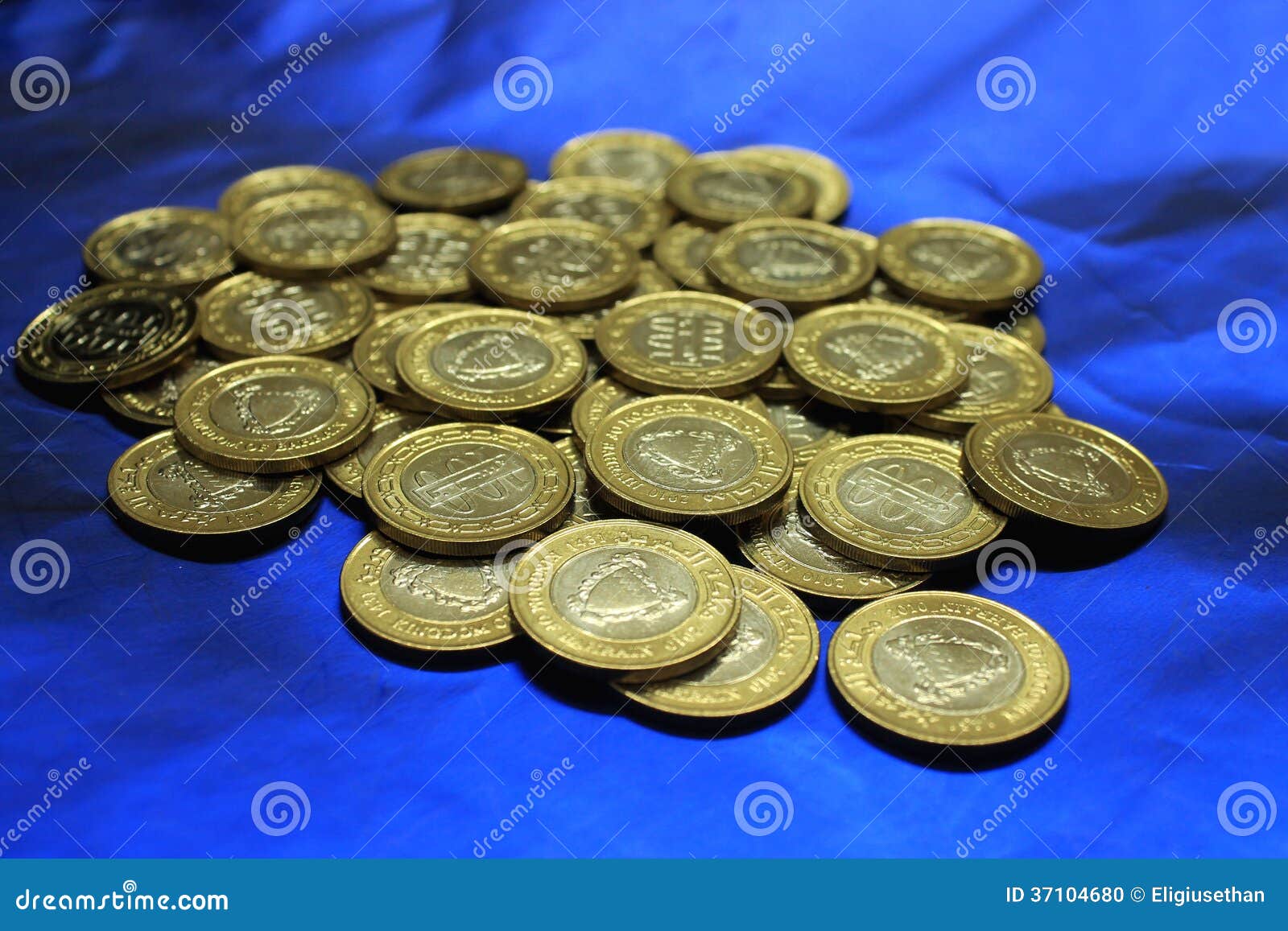 Bahrain Coins Currency 100 Fils Stock Photo - Image of commerce ...