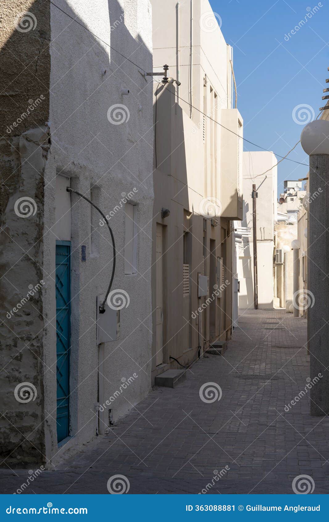 Bahrain - Muharraq - Pearling Path Alley Stock Image - Image of ...