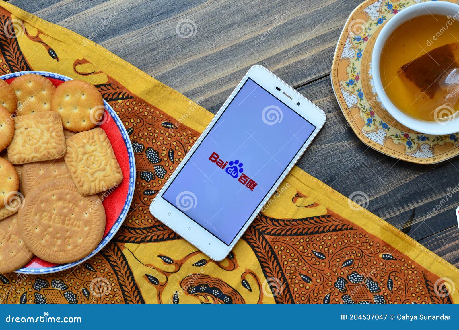 Baidu on Smartphone, Popular in China Editorial Photography - Image of ...