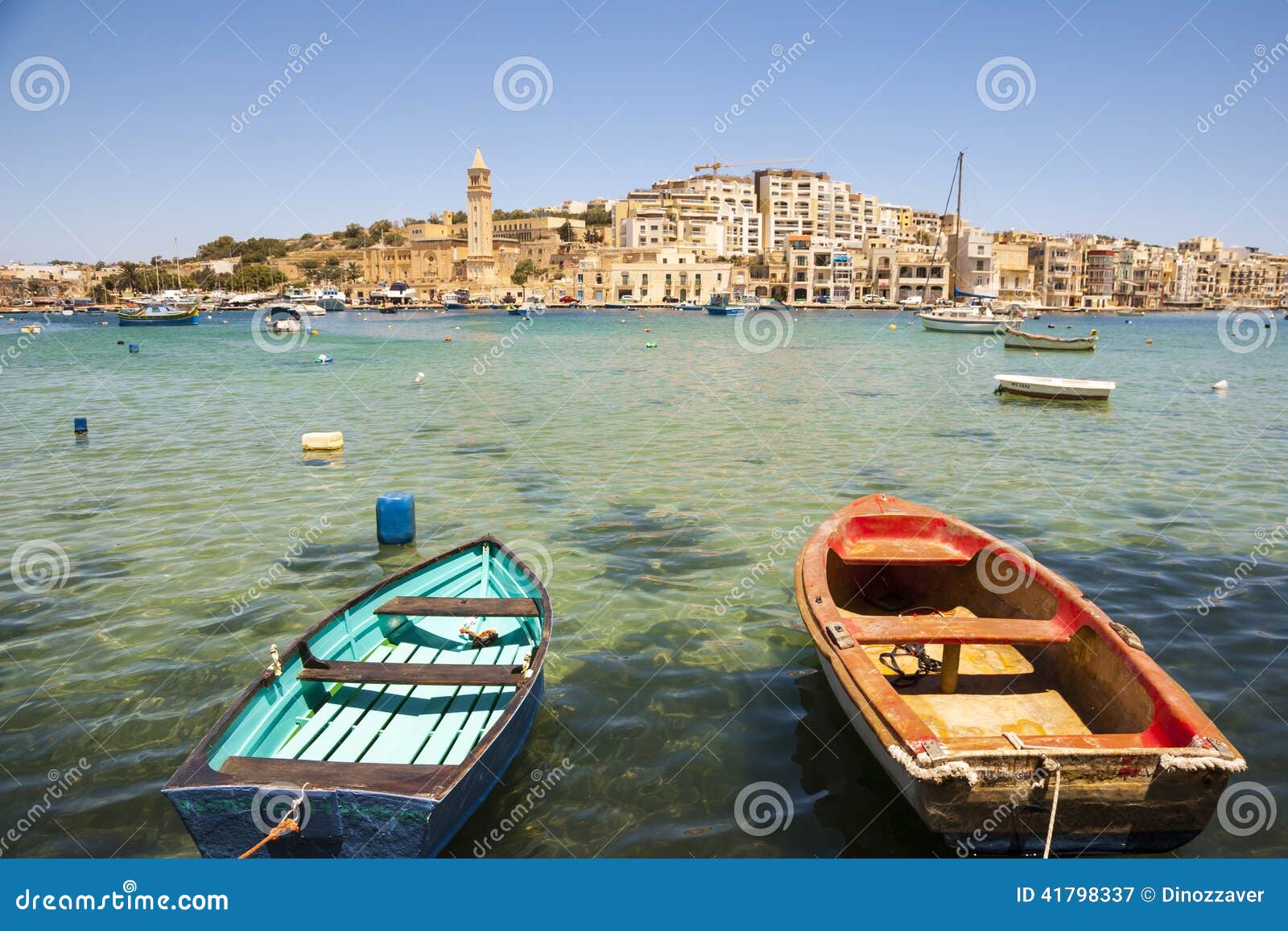 Baie De Marsaskala Avec Des Bateaux, Malte Image stock - Image du ...