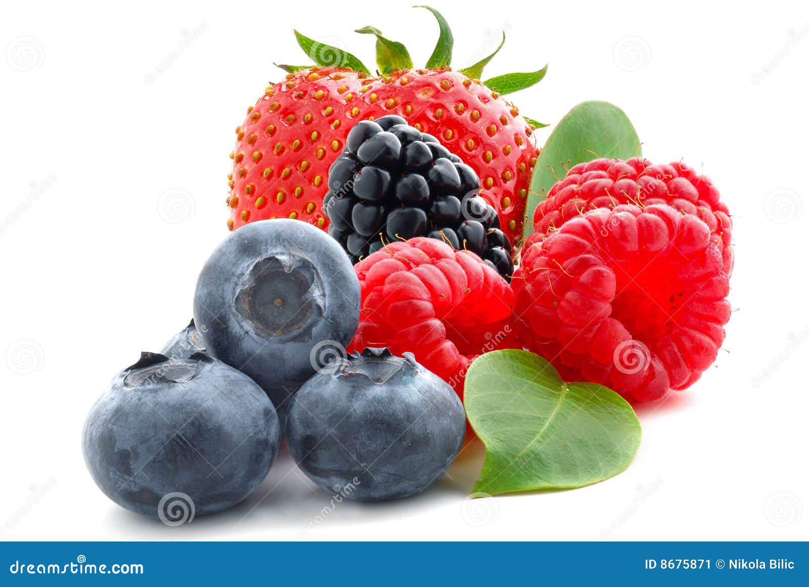 Baies image stock. Image du manger, myrtilles, doux, mûres - 8675871