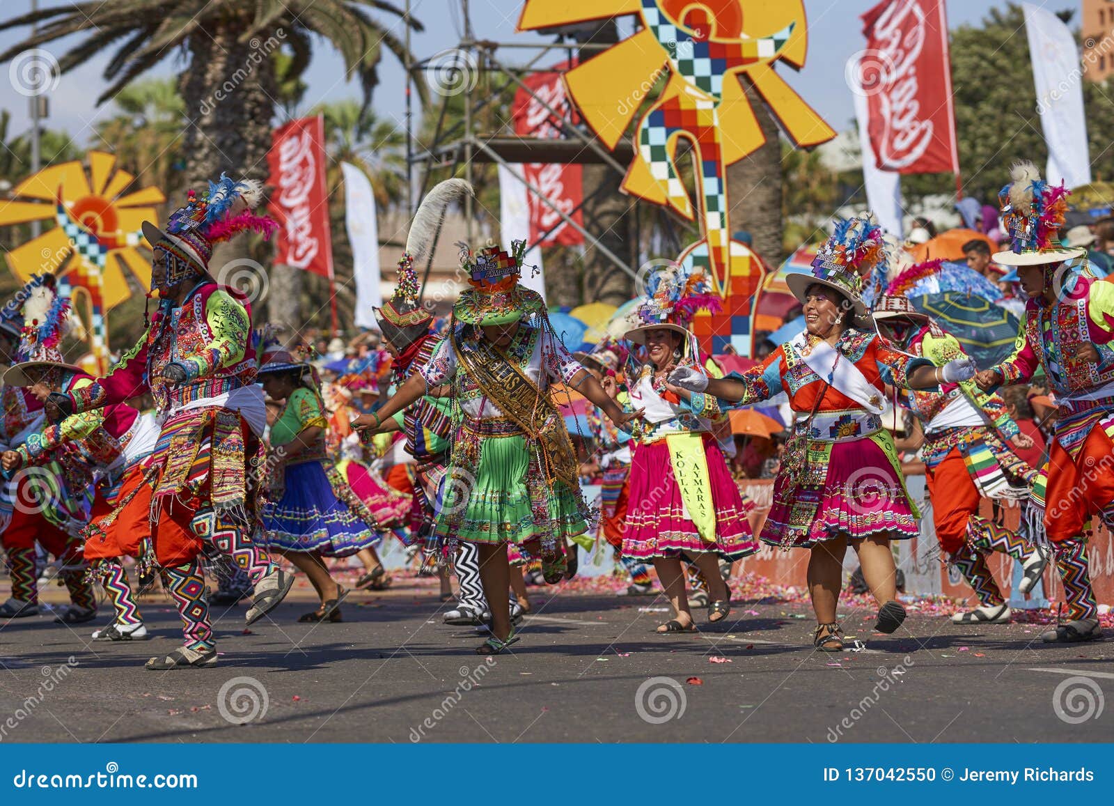 Bailarines De Tinkus En El Carnaval De Arica Imagen editorial - Imagen ...